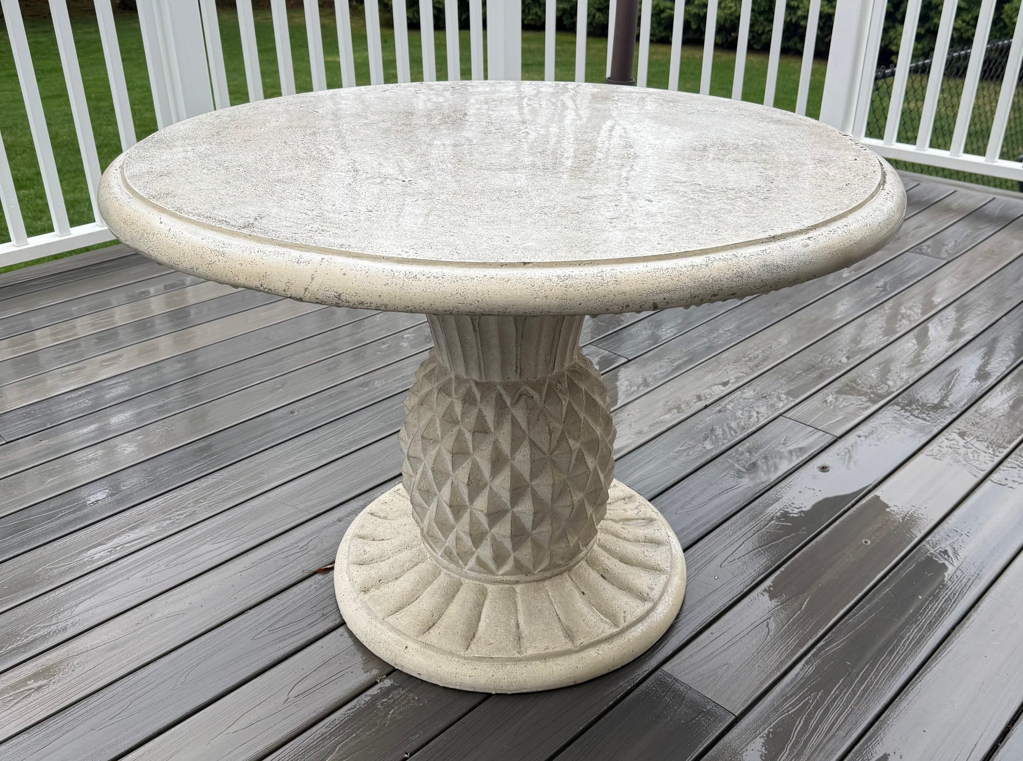 Pineapple Base Stone Table #20233 | Auctionninja.com
