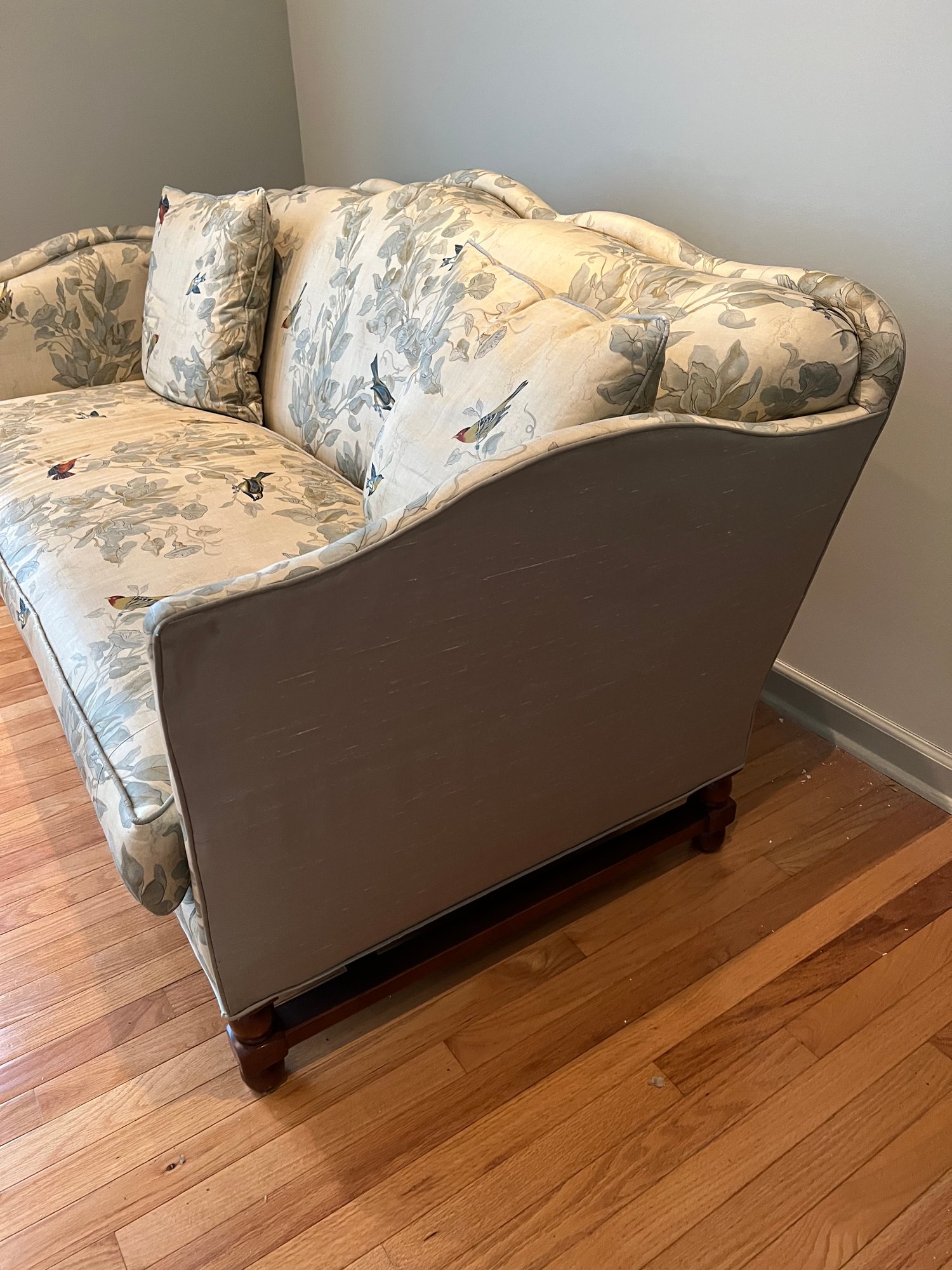 Pearson Couch With Bird Silky Fabric (2) #18583 | Auctionninja.com