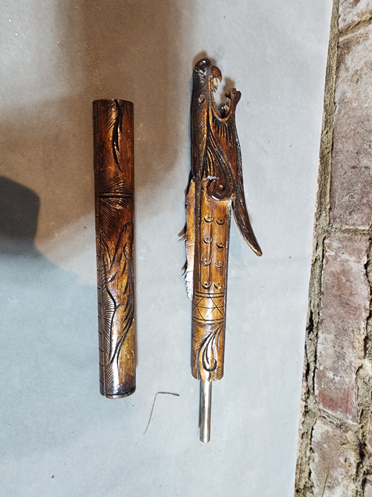 #113 ANTIQUE CARVED BONE BLOW PIPE FROM INDONISIA #6731 | Auctionninja.com