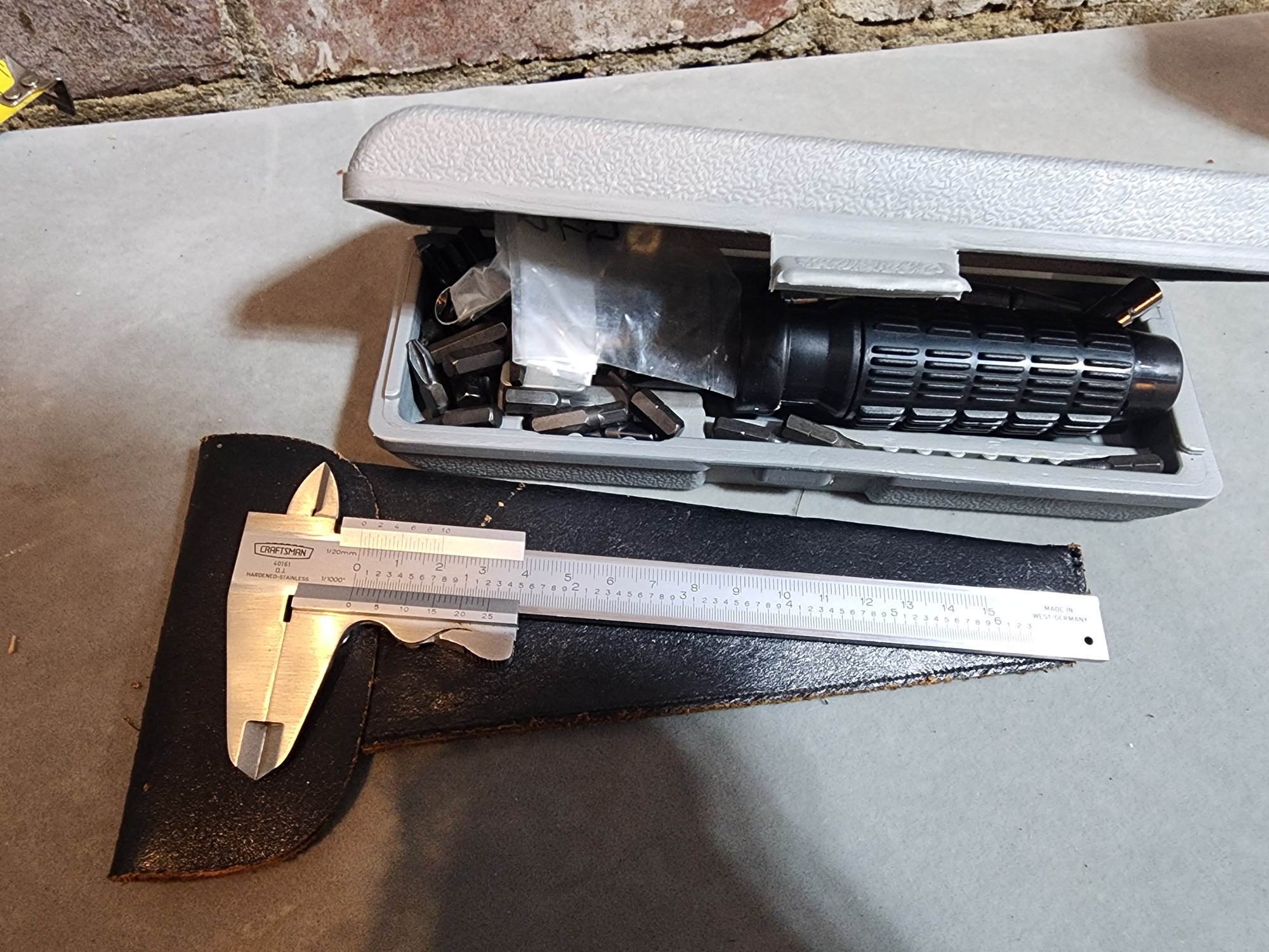 #116 CRAFTSMAN CALIPER AND SCREWDRIVER BIT SET #6735 | Auctionninja.com