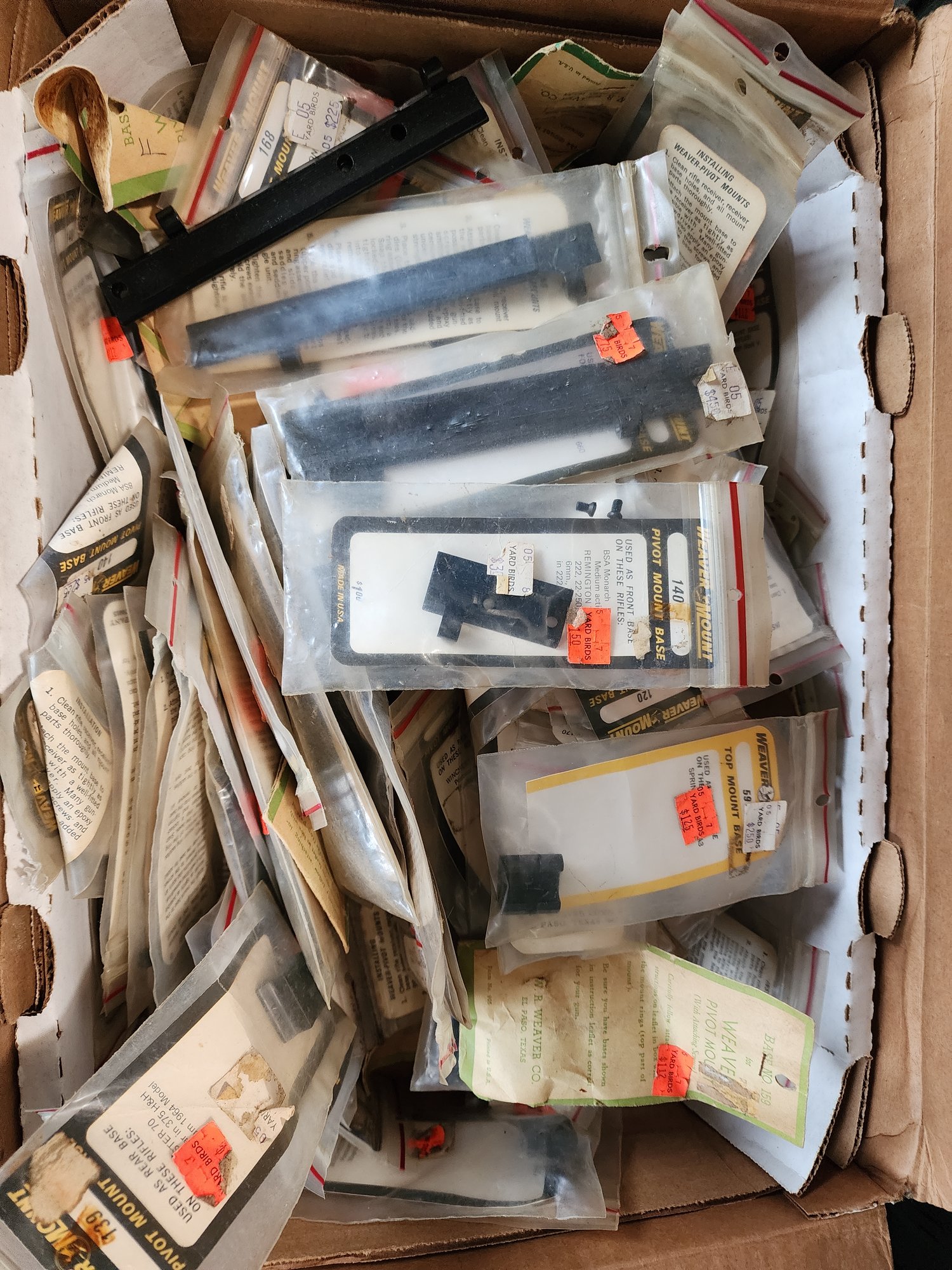 #153 BOX OF GUN SCOPE PIVOT MOUNTS AND BASES #6774 | Auctionninja.com