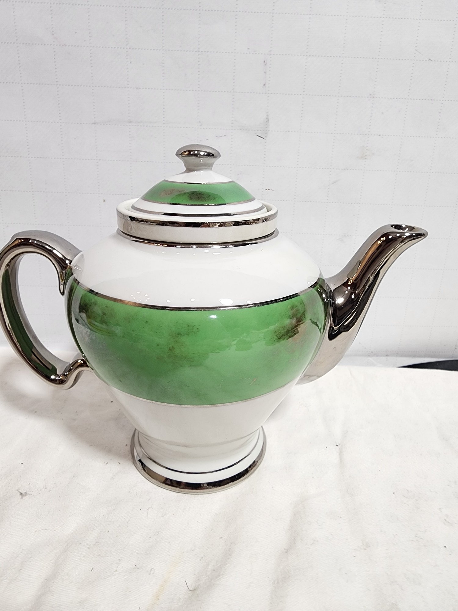#54 Beautiful Green And Cream Banquet Teapot By Mc Cormick And Co ...