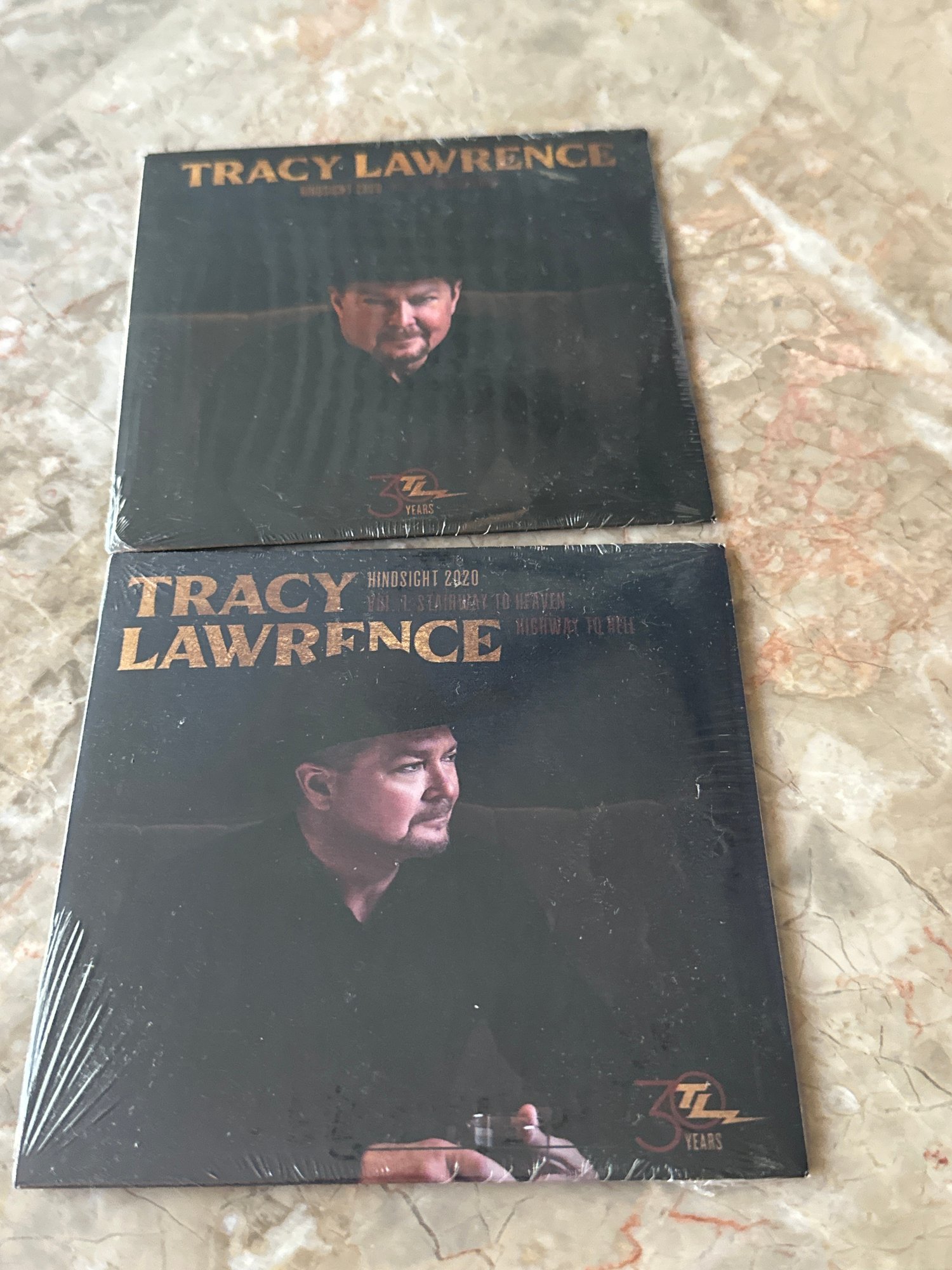 Tracy Lawrence - Hindsight 2020 CDs #5544 | Auctionninja.com