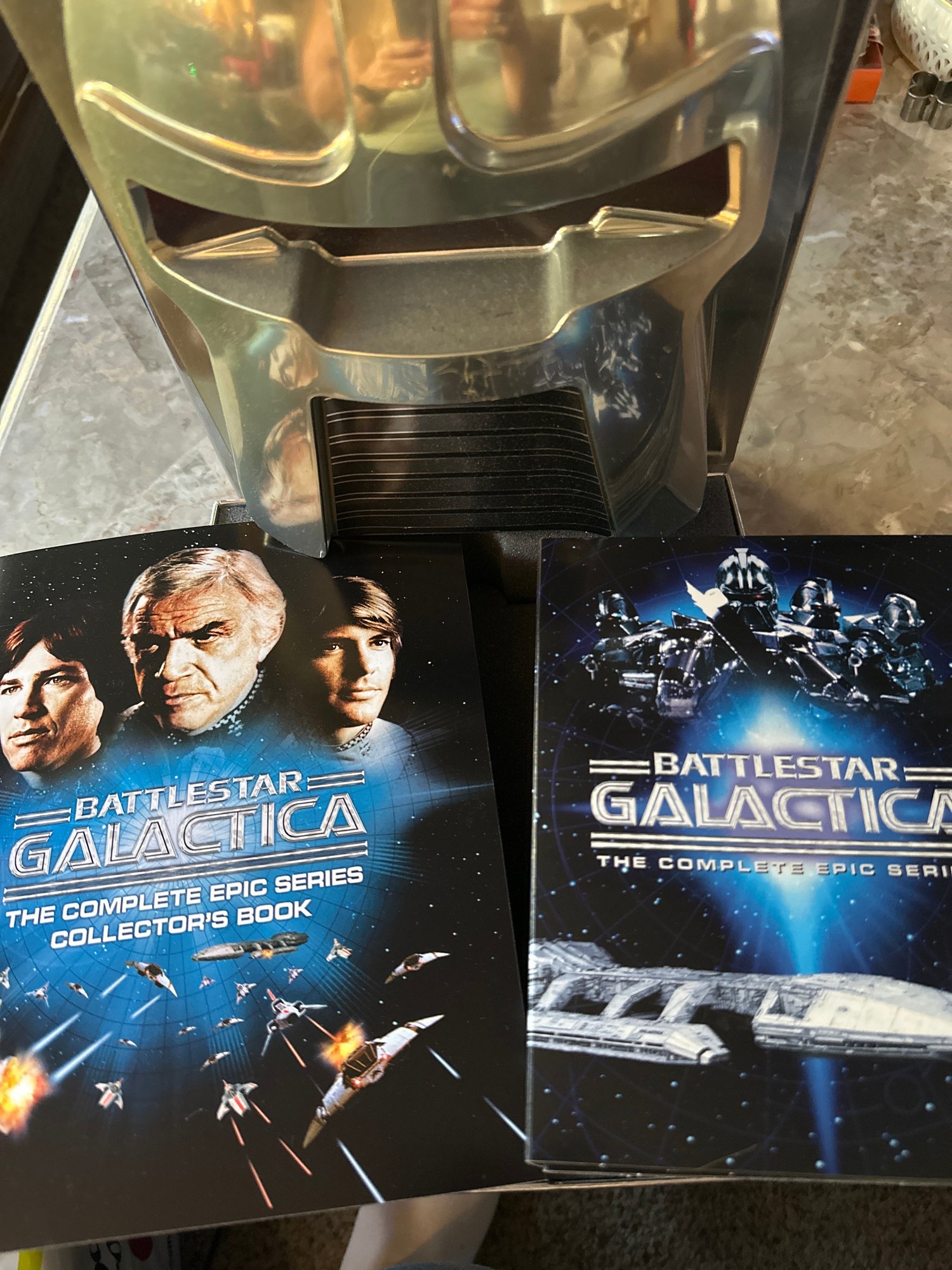 Battlestar Galactica 6 DVD Box Set #6019 | Auctionninja.com