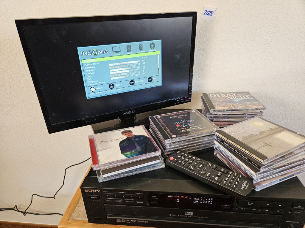 20 Insignia Tv With Remote & Sony 5 Changer CD Player With CD's #2678 ...