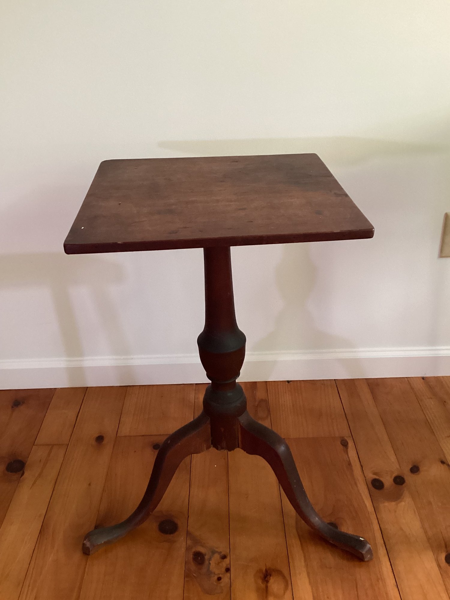 Antique Queen Anne Table #3414 | Auctionninja.com