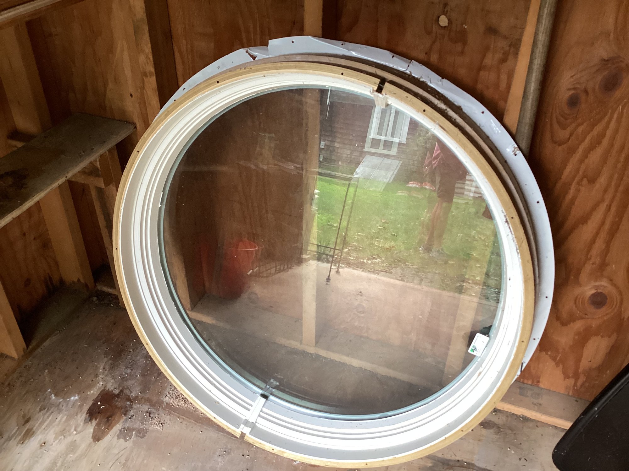 3 Foot Round Exterior Window #3655 | Auctionninja.com