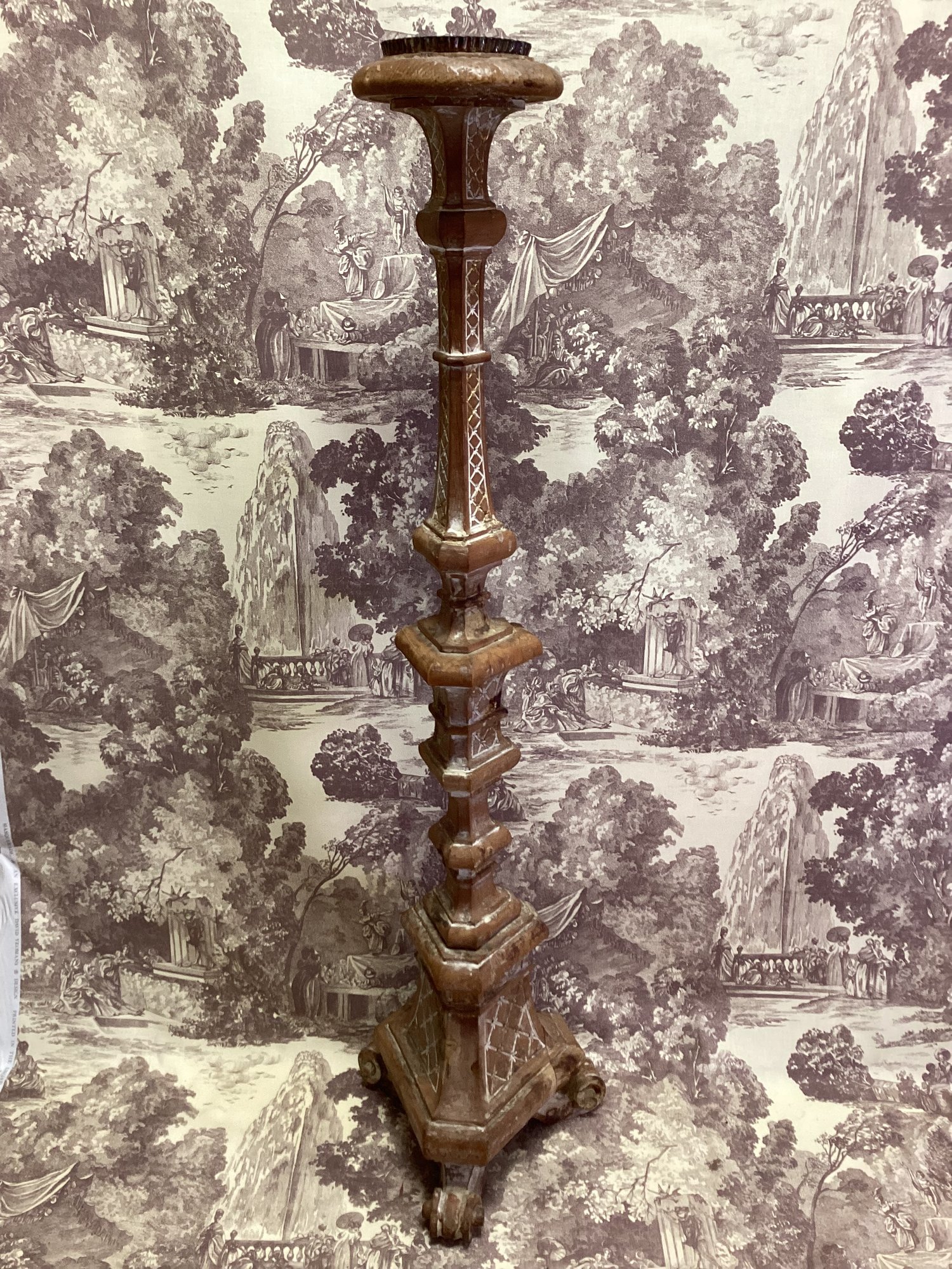 Large Italian Carved Wood Torchere #3871 | Auctionninja.com