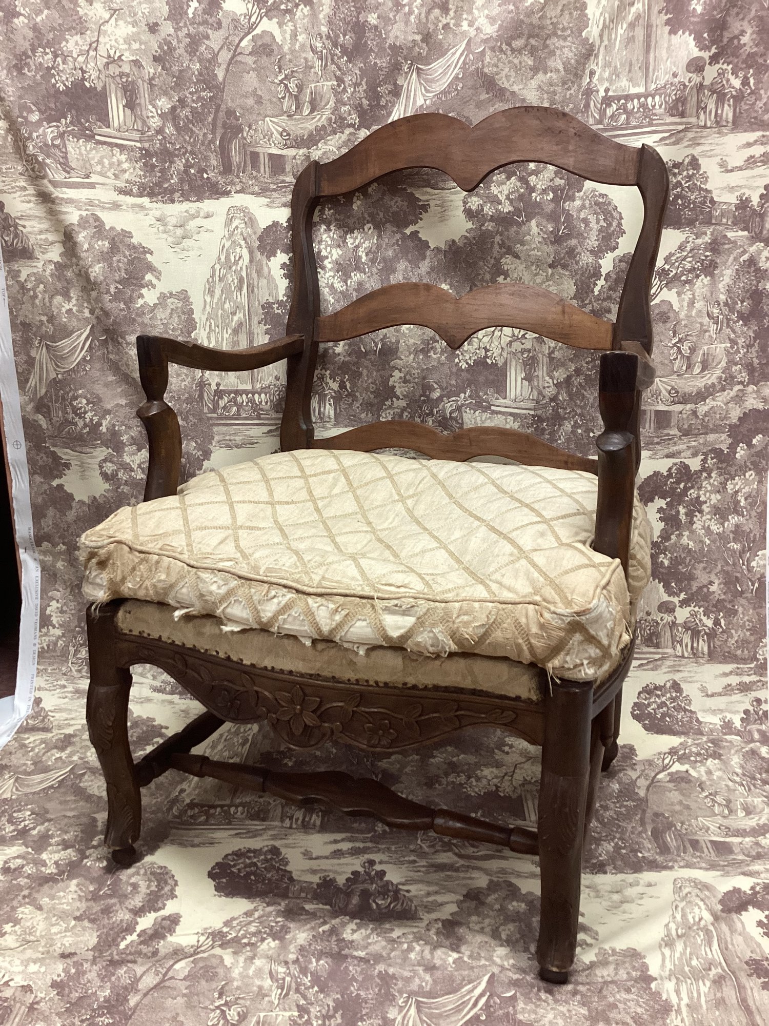 Oversized French Provincial Fateuil #3974 | Auctionninja.com
