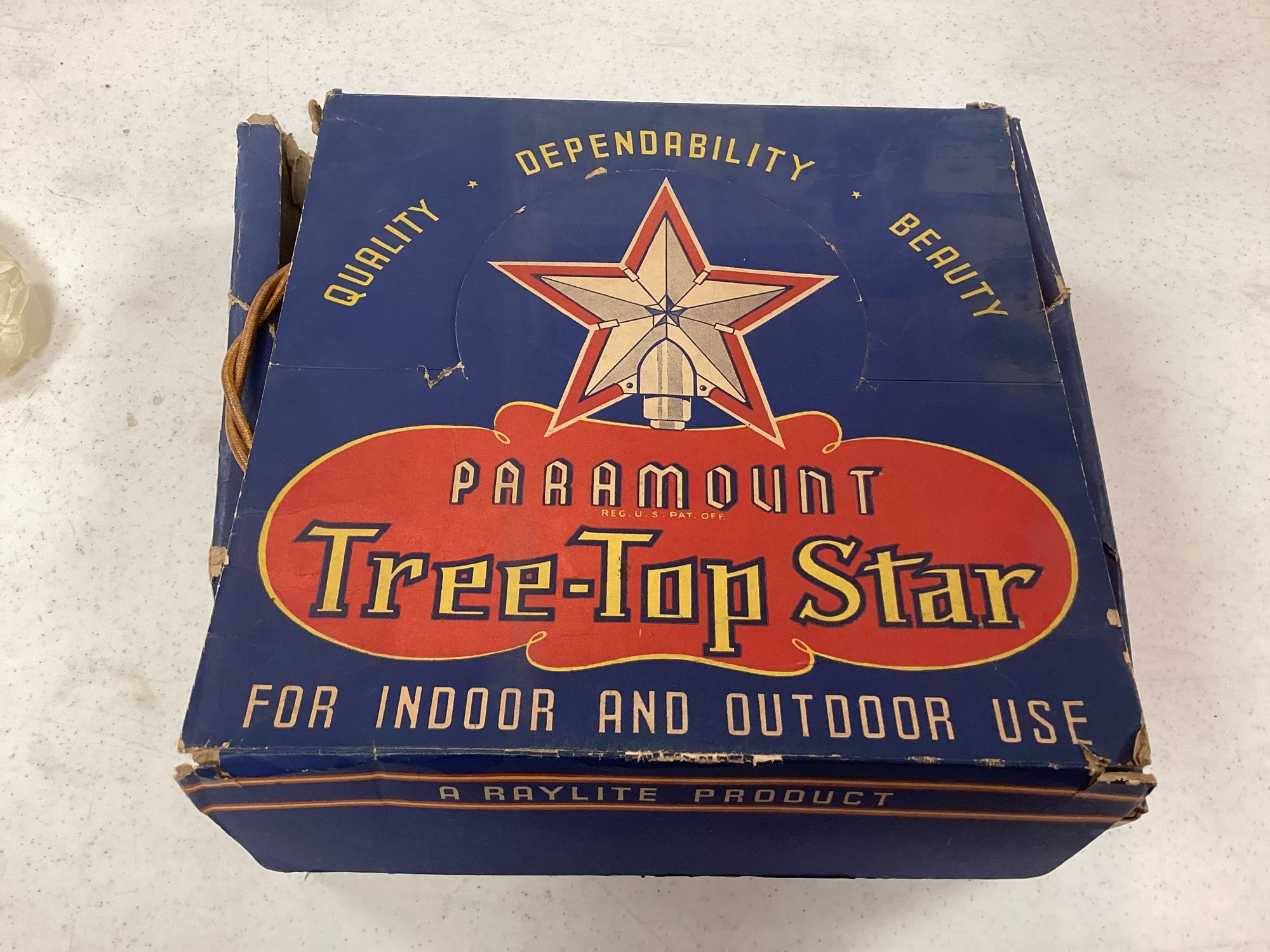 Vintage Paramount Christmas Tree-top Star #4329 | Auctionninja.com