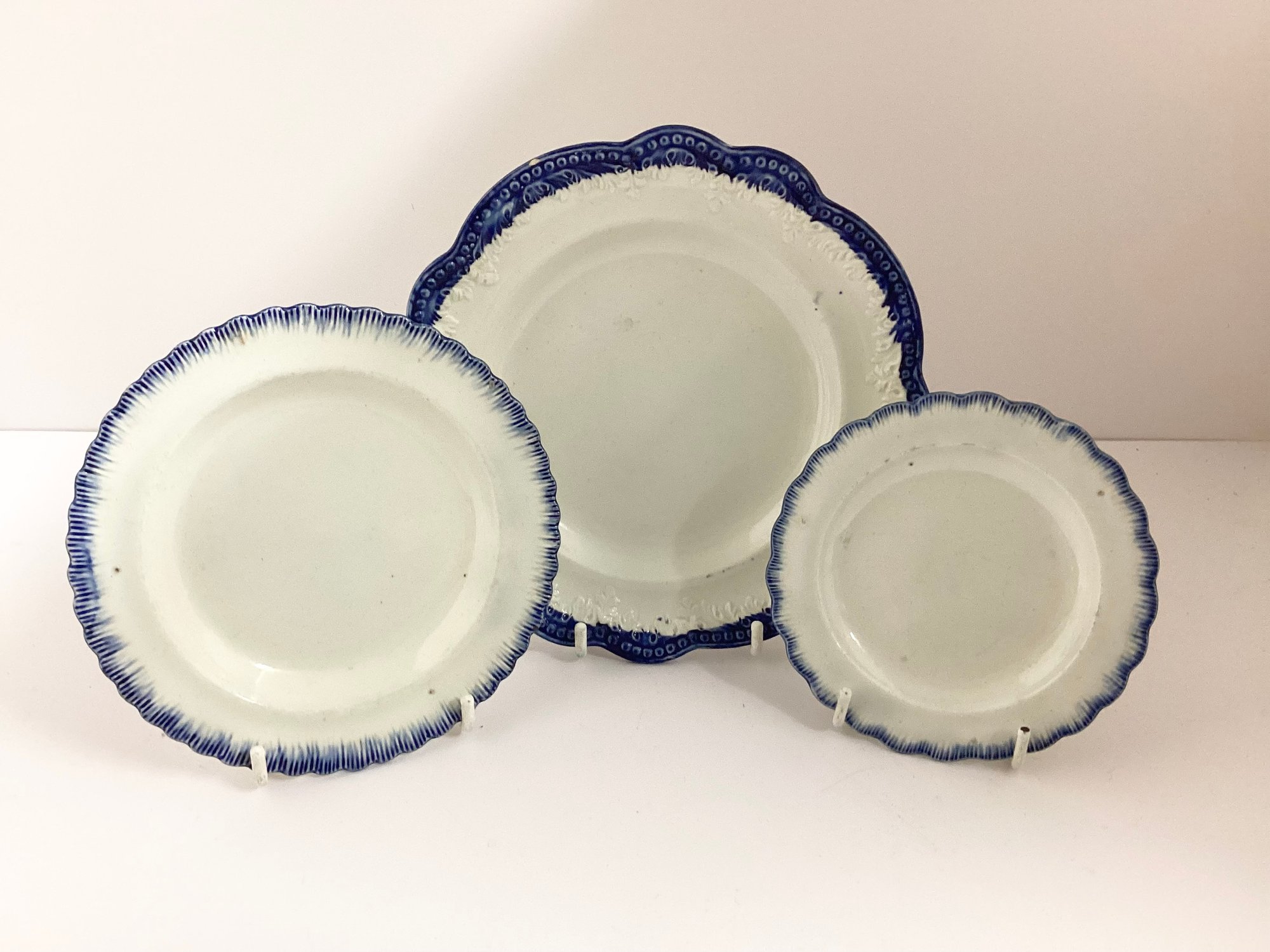 3 Blue Leeds Feather Edge Pearlware Plates #4459 | Auctionninja.com