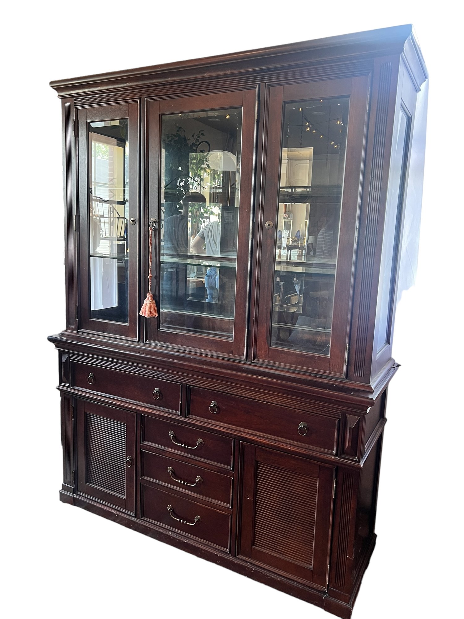 Estate Wood And Glass China Cabinet #1819 | Auctionninja.com