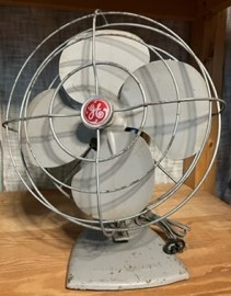 VINTAGE GE GREY METAL OSCILLATING 2 SPEED FAN #1025 | Auctionninja.com