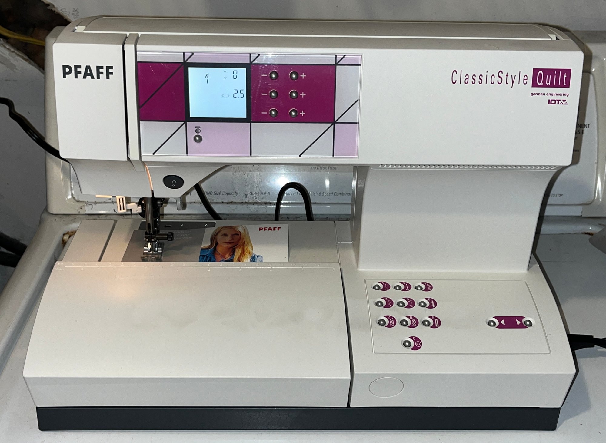 Pfaff Classic Style Quilt Electric Sewing Machine - Box Included #1283 ...