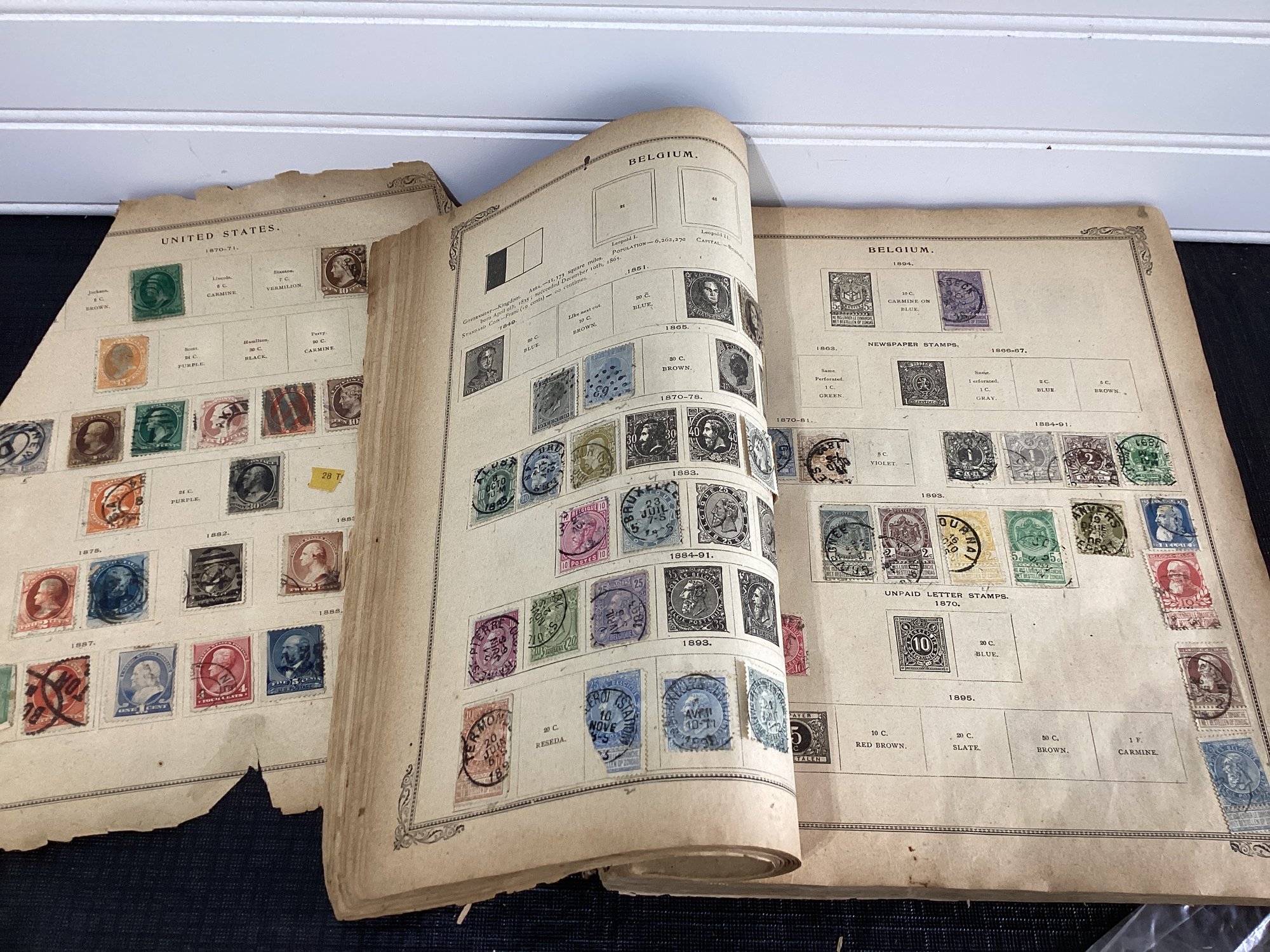 Book Of Country Stamps Not A Full Book #9081 | Auctionninja.com