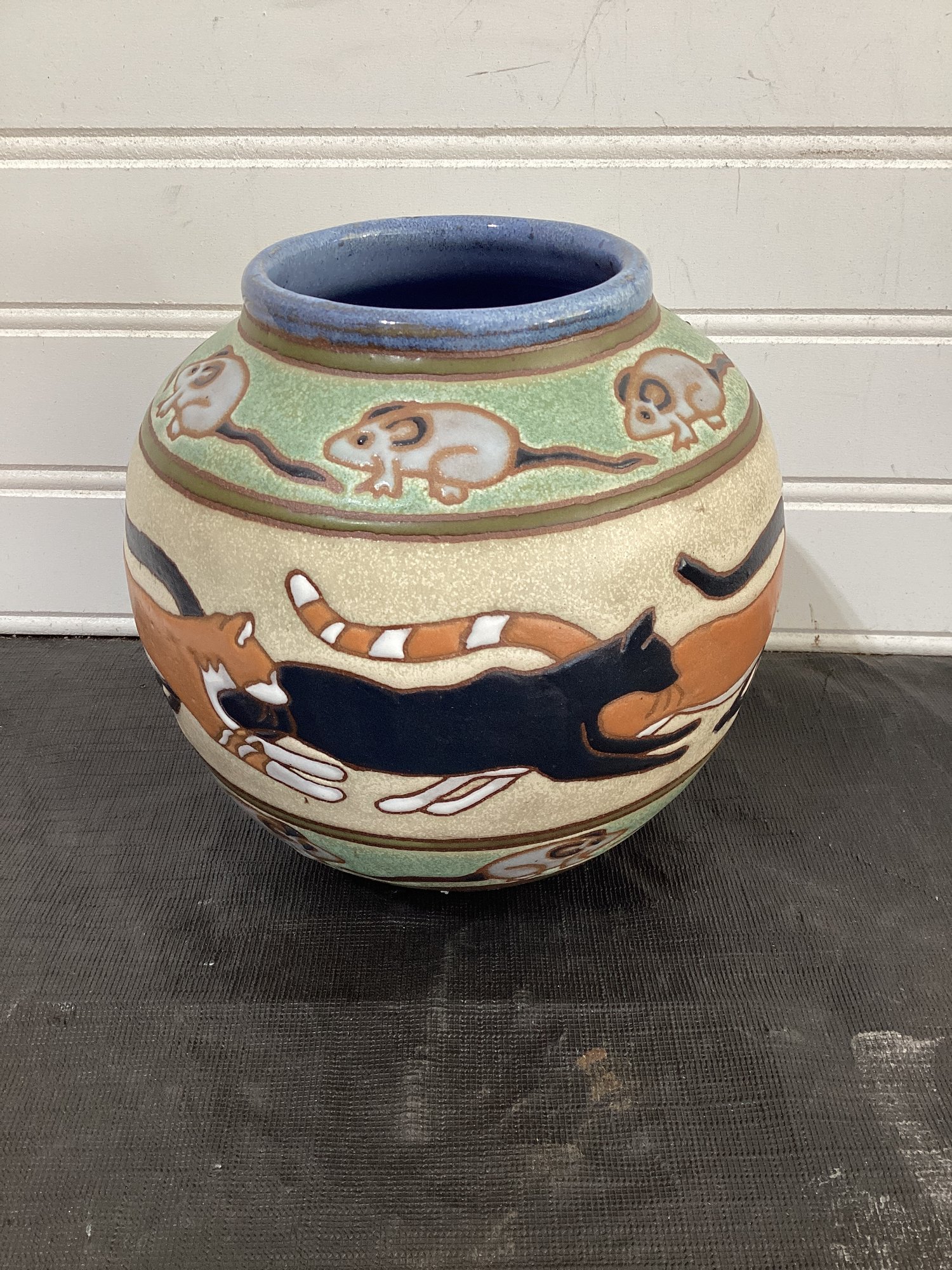 Eric Olsen Pottery Vase #9934 | Auctionninja.com