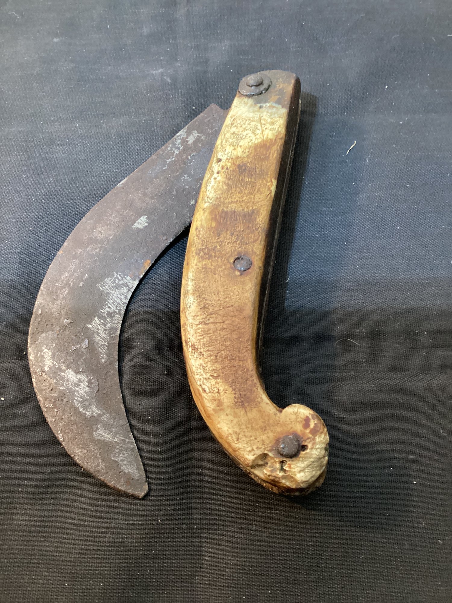 Vintage Curved Wood Handle Knife #11590 | Auctionninja.com