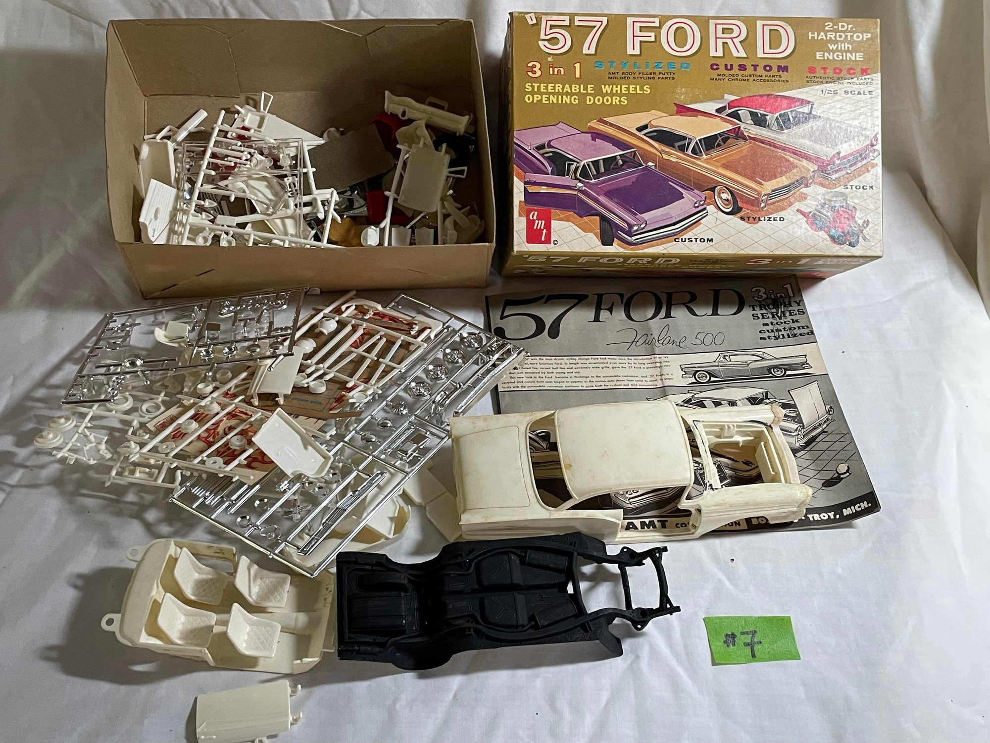 1957 Ford Fairlane 500 AMT Model Car Kit - Vintage #22338 ...