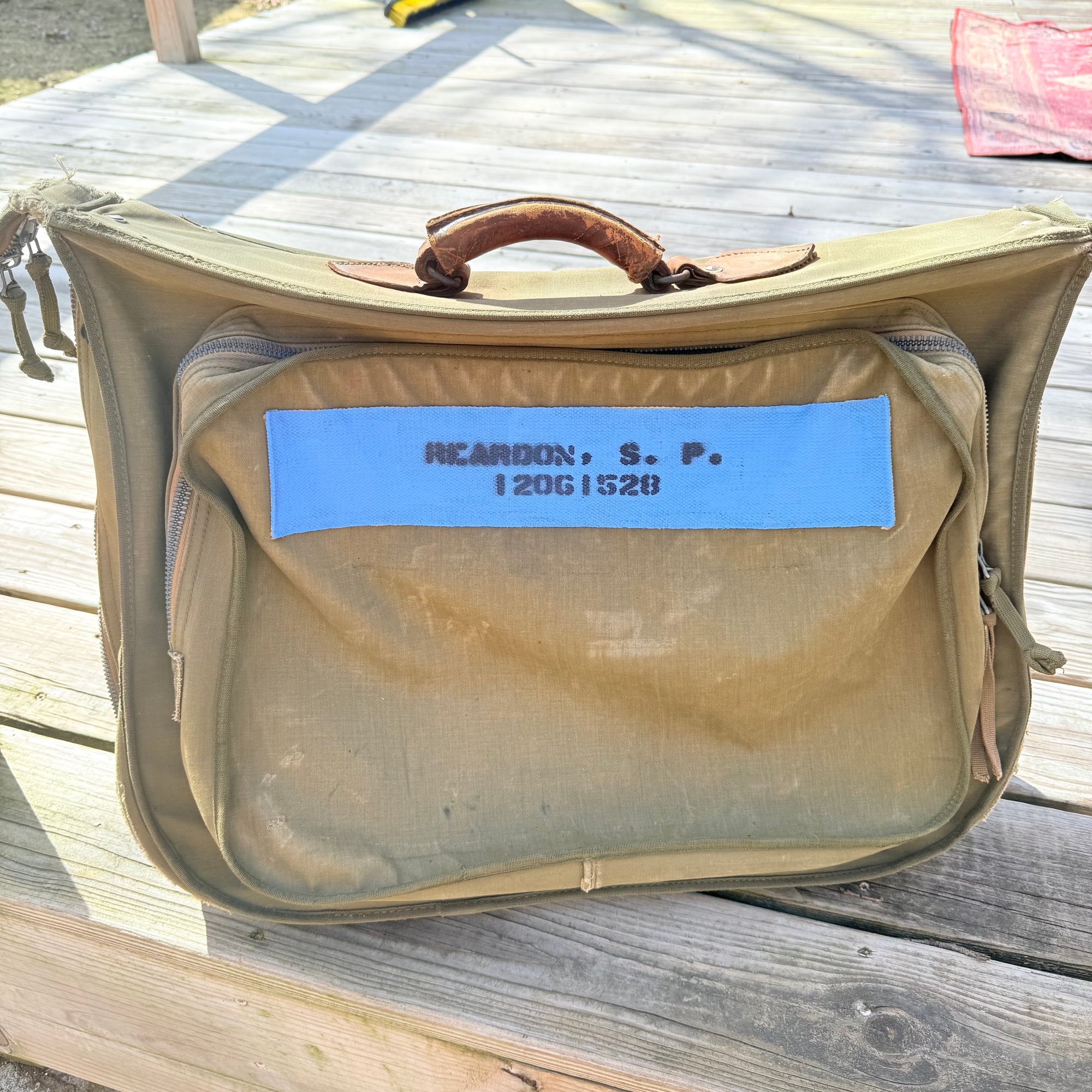 US Military Suitcase With Hangers #3297 | Auctionninja.com