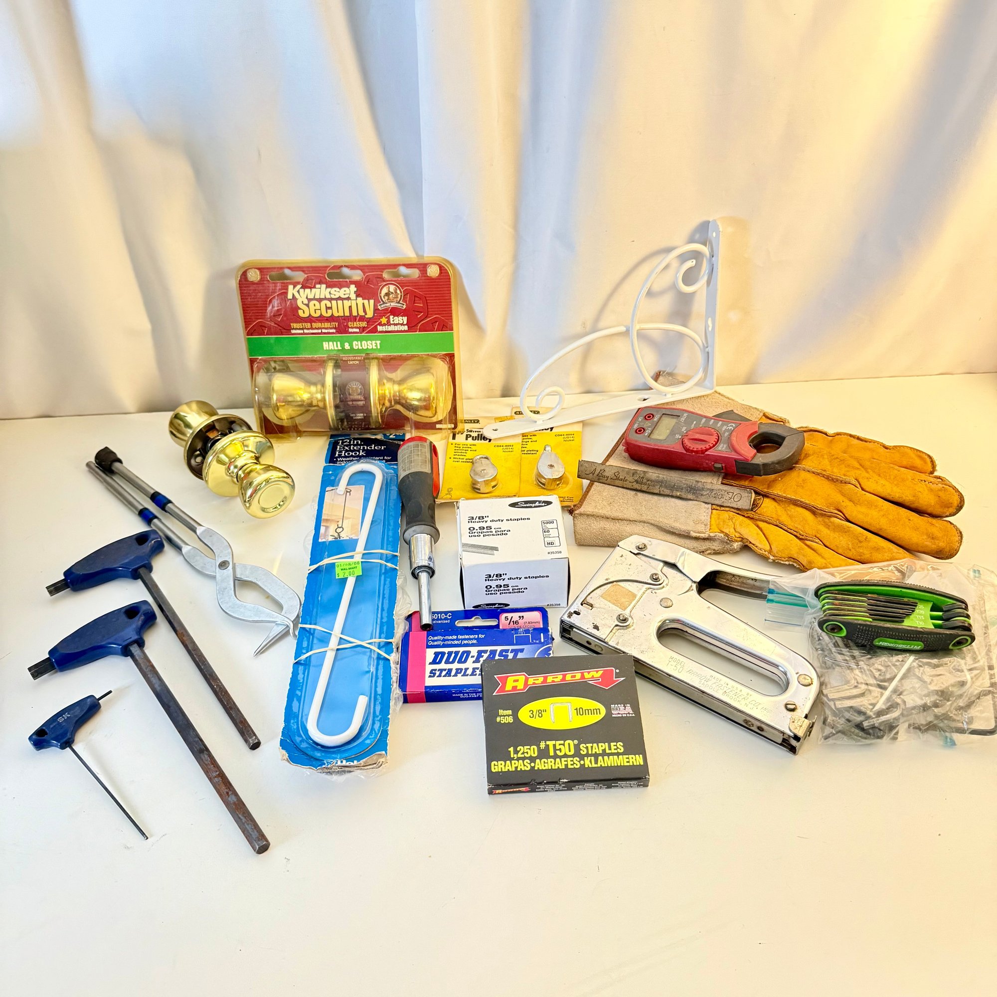 Hand Tools, Work Gloves, Door Knobs And More (CT) #5232 | Auctionninja.com