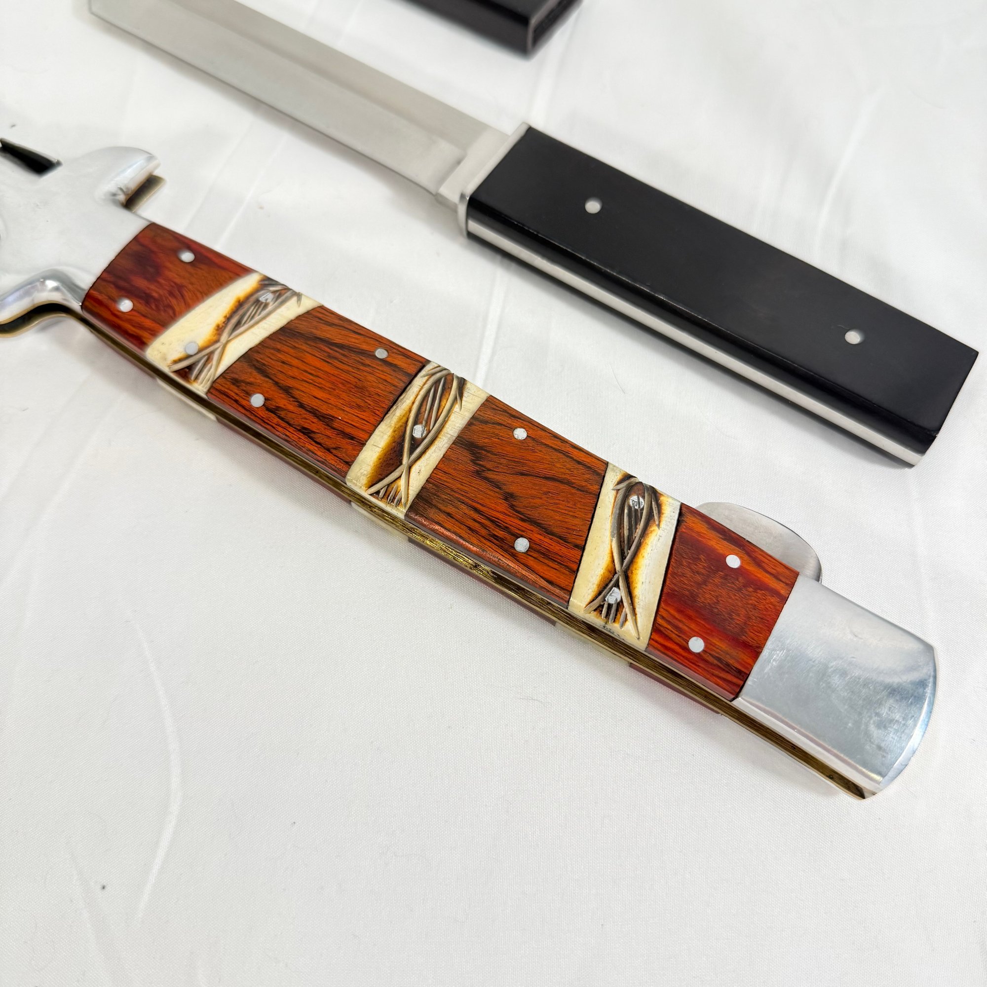 Timber Rattler Knife And Japanese Samurai Fixed Blade With Black Sheath ...