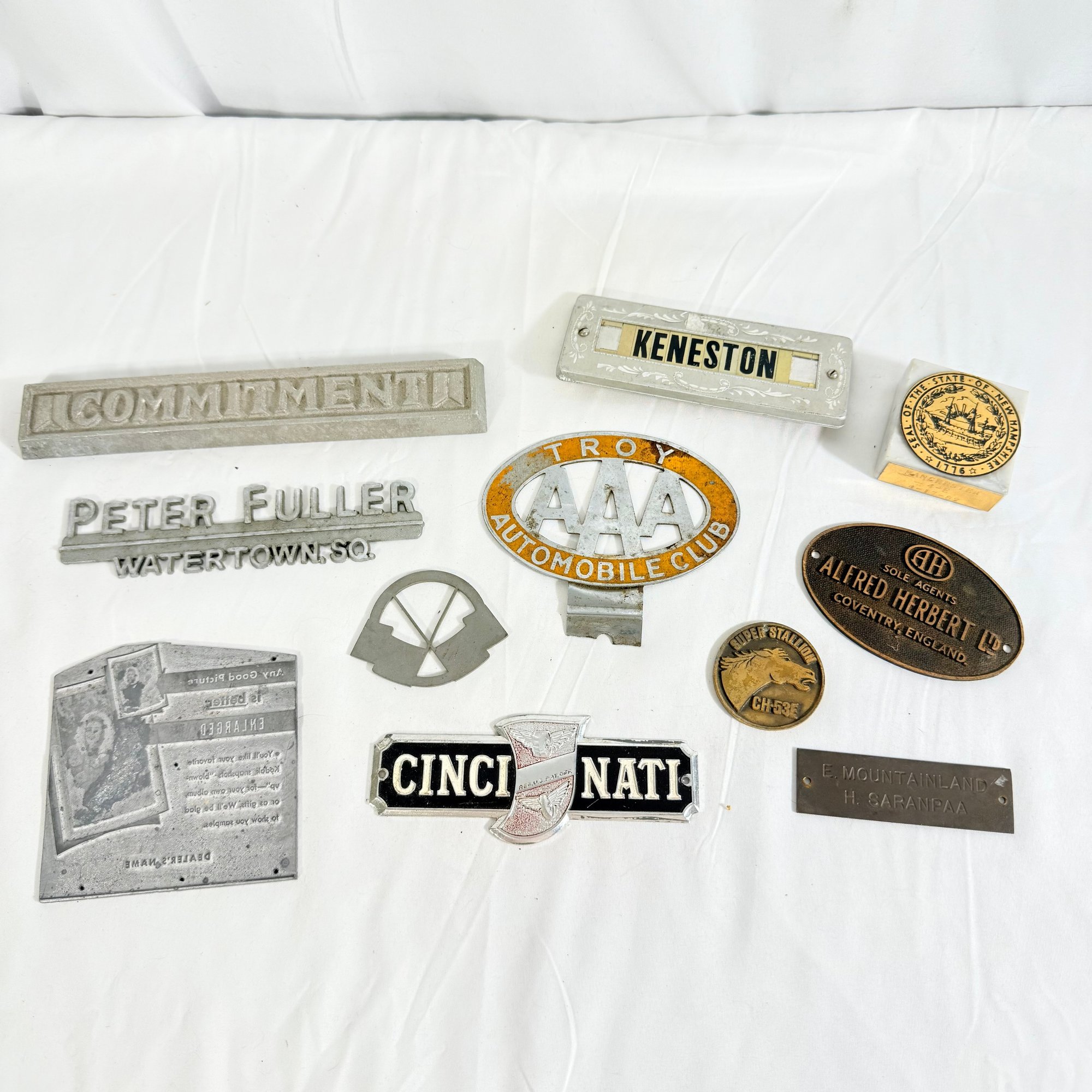 Various Metal Emblems And Advertising #5975 | Auctionninja.com