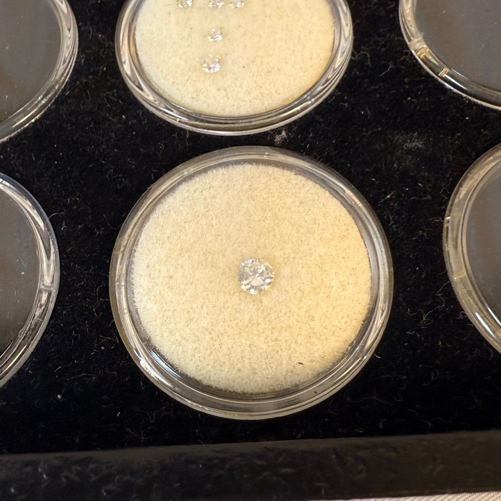 Melee Diamonds In Various Sizes #4285 | Auctionninja.com