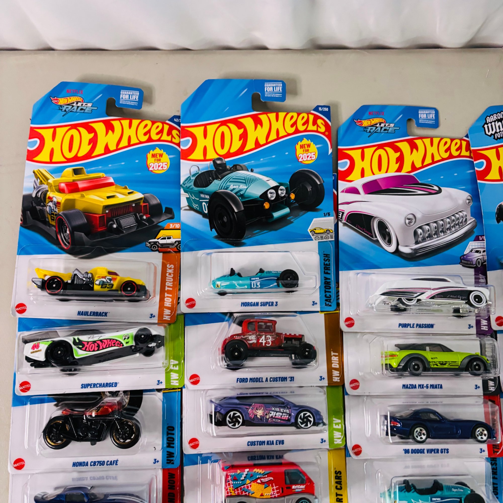 Assorted Hot Wheels Lot (All Unopened!) #4207 | Auctionninja.com