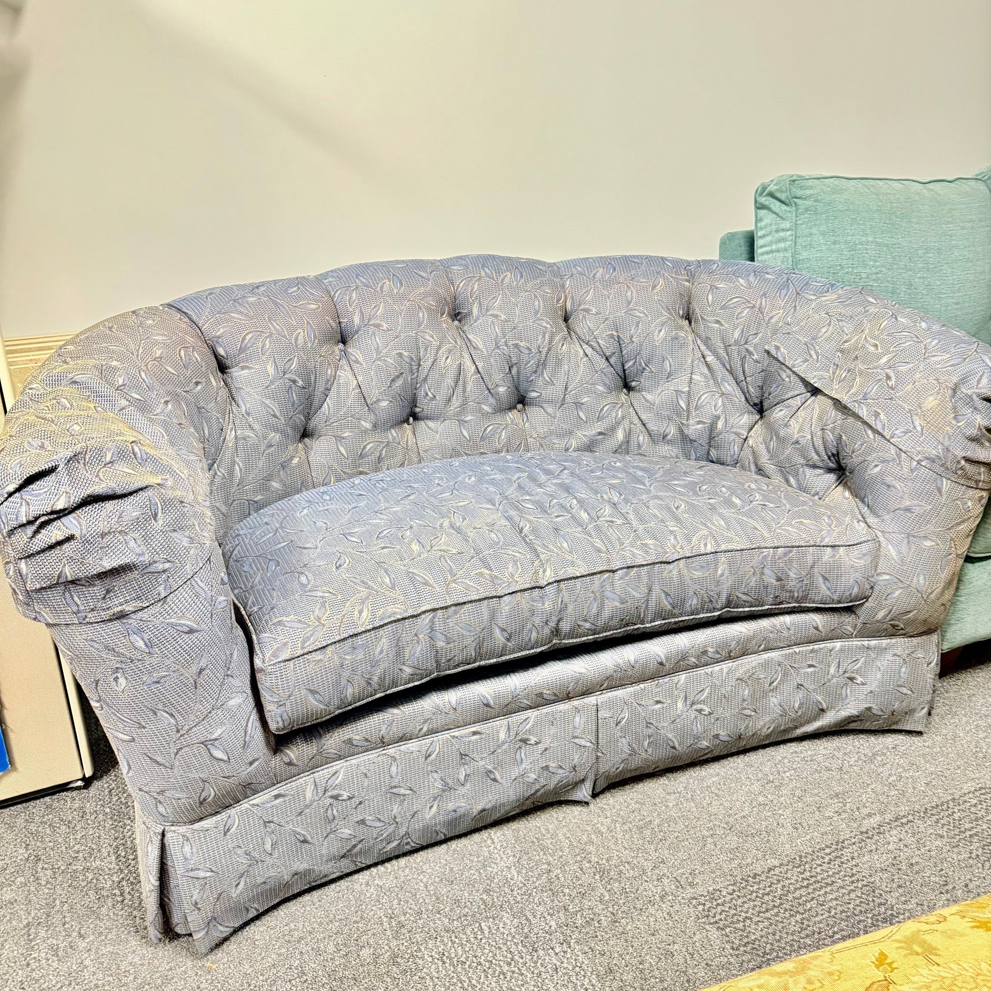 Ethan Allen Couch *Pick Up In Pepperell #5631 | Auctionninja.com
