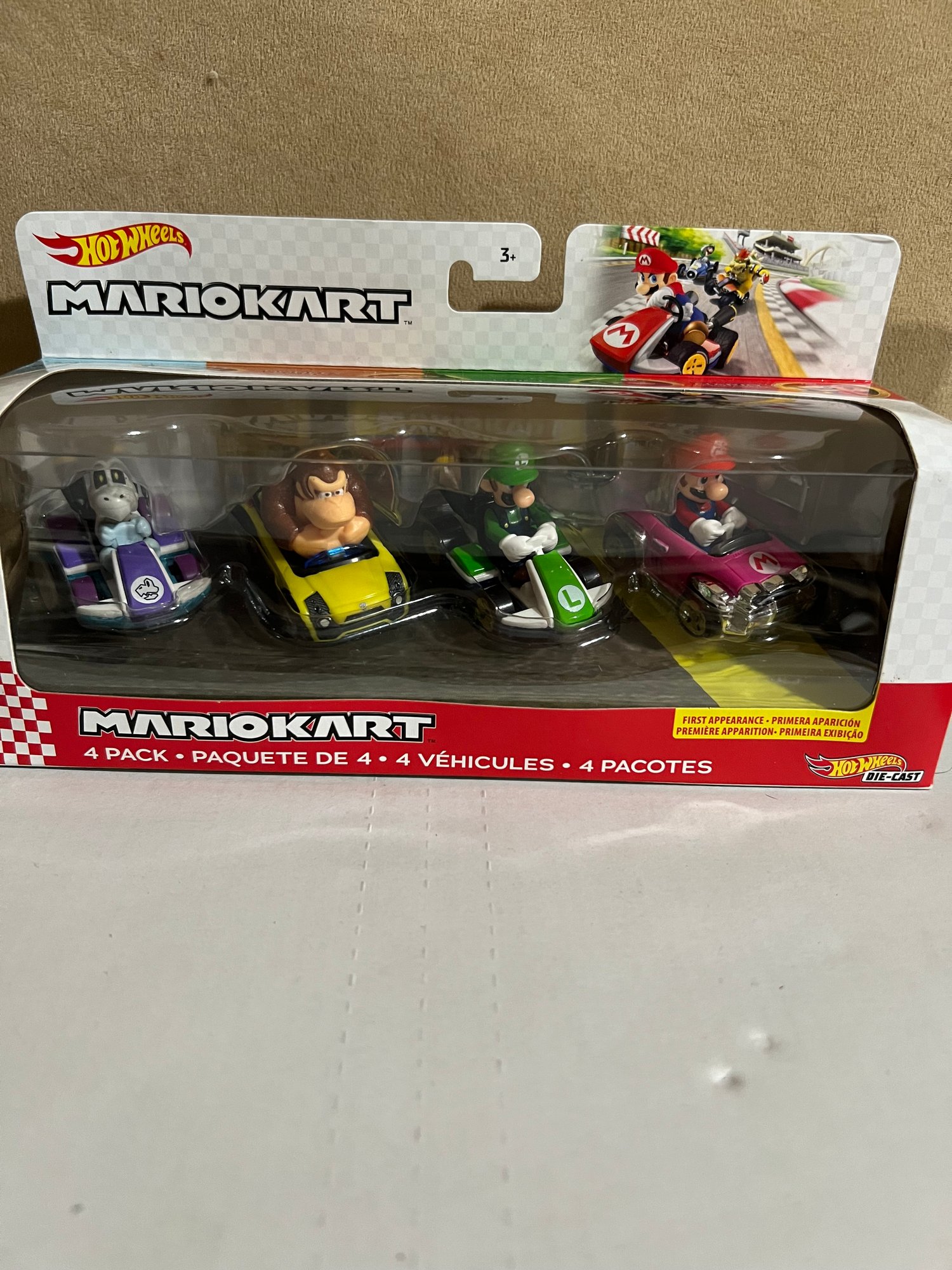 HOT WHEELS MARIO KART VEHICLE 4-PACK WITH 1 EXCLUSIVE COLLECTIBLE MODEL ...