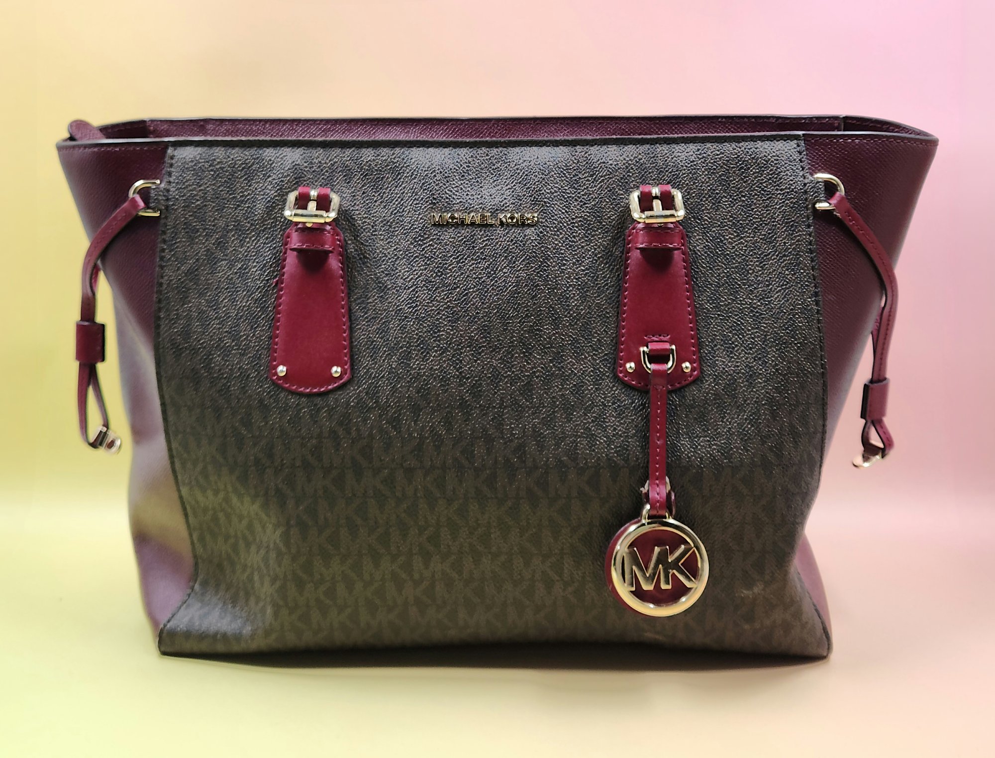 Michael Kors Voyager Medium Tote Purse Designer Bag - Measures About 16 ...