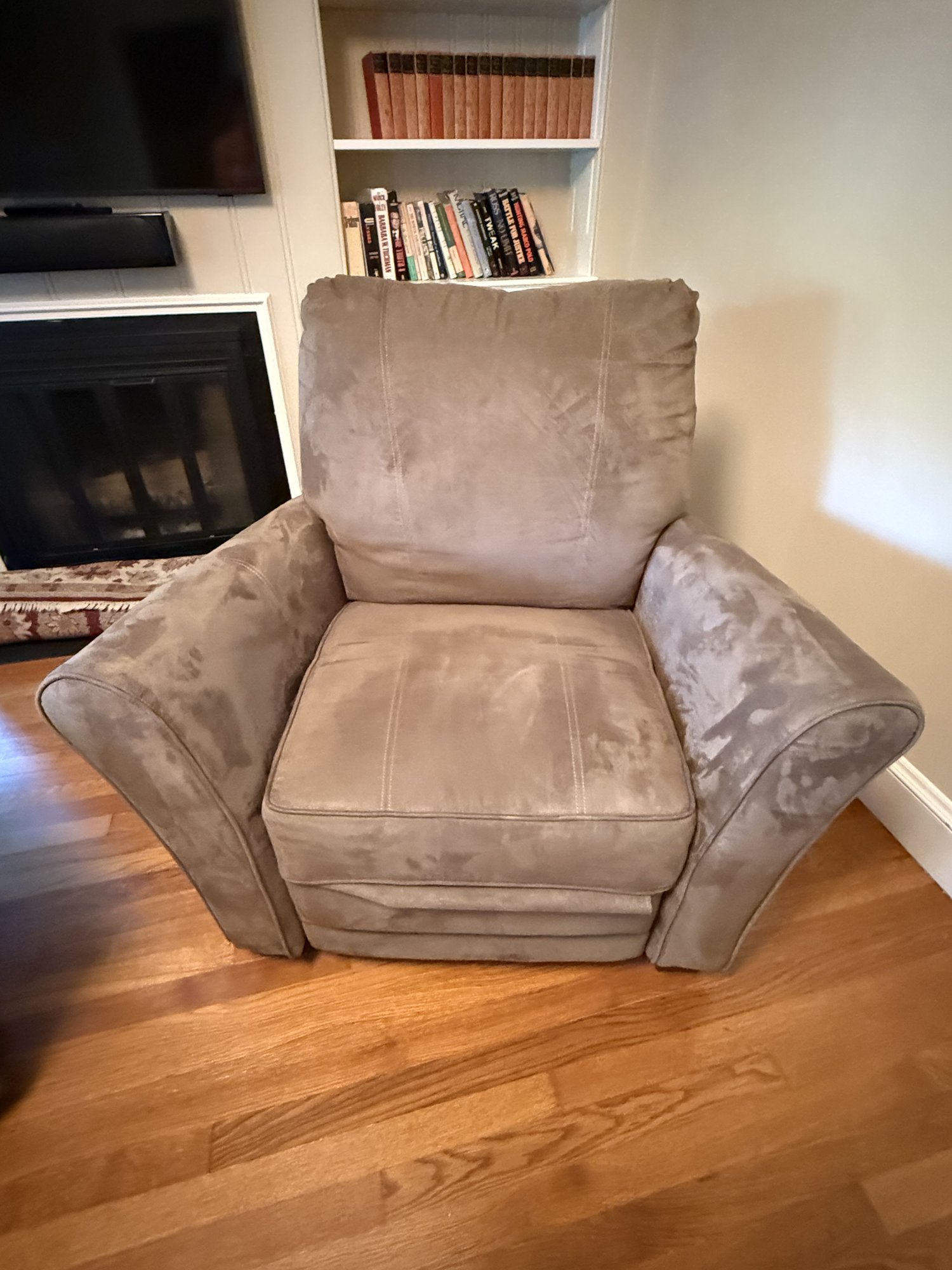 2 Microfiber Recliners In Greige Color #1147 | Auctionninja.com
