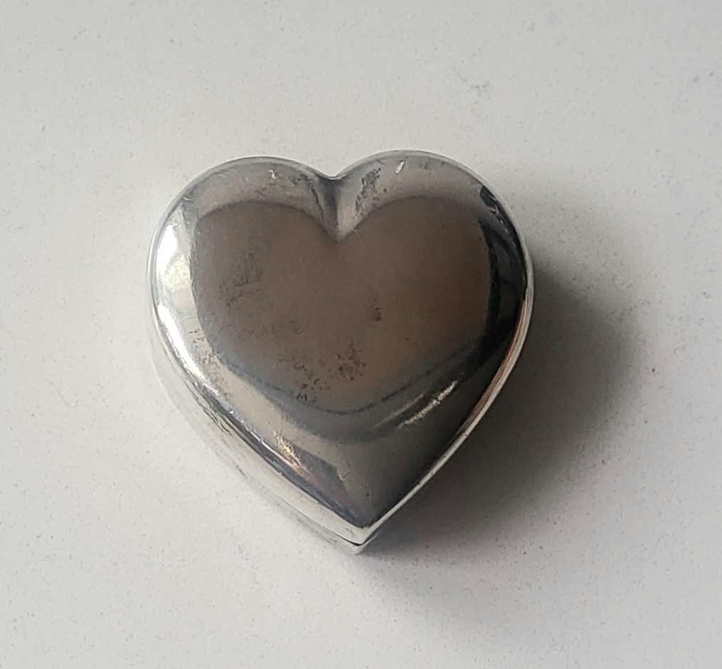 VINTAGE MARKED "GUCCI" STERLING SILVER HEART PILL BOX-MADE IN ITALY ...