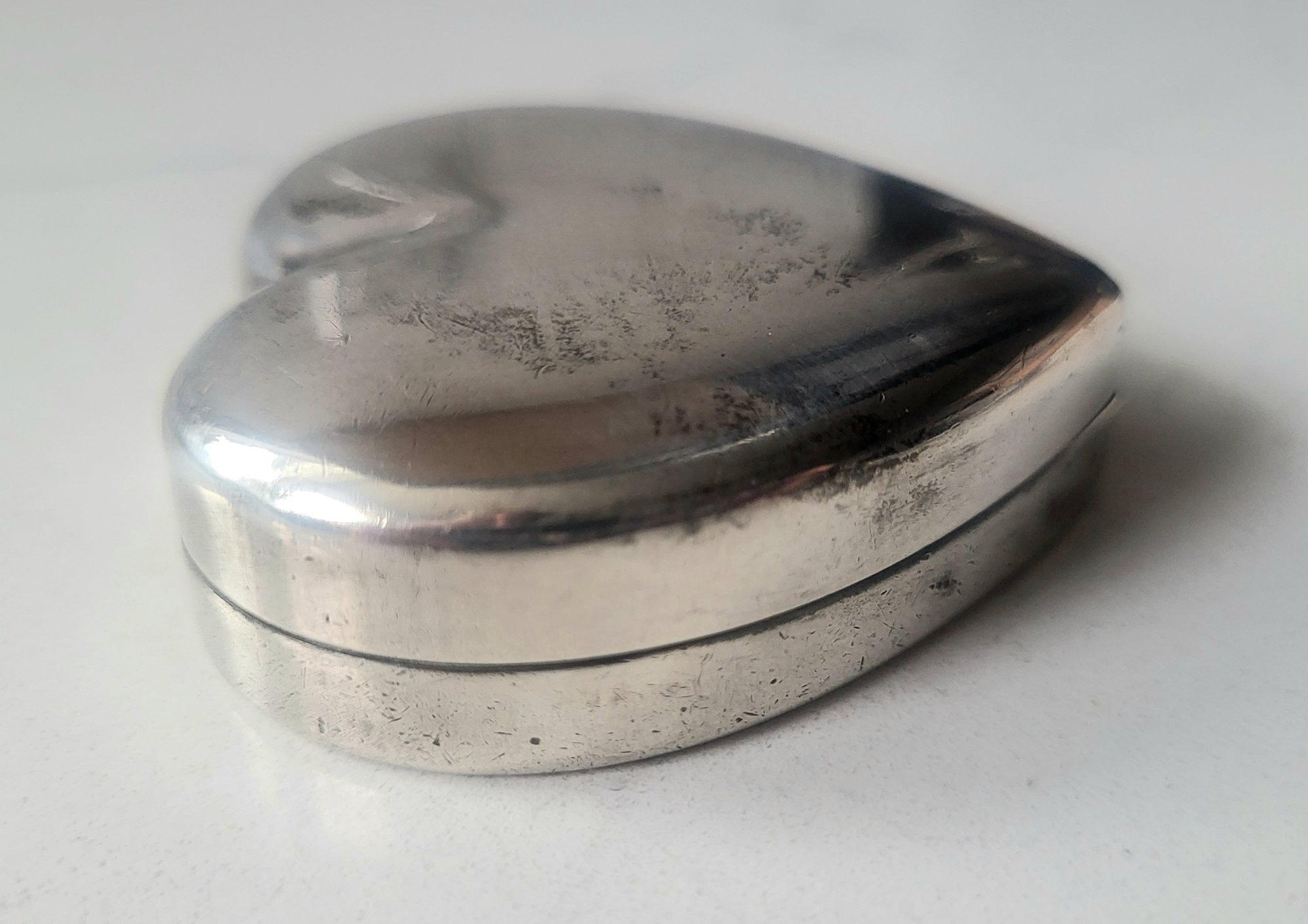 VINTAGE MARKED "GUCCI" STERLING SILVER HEART PILL BOX-MADE IN ITALY ...