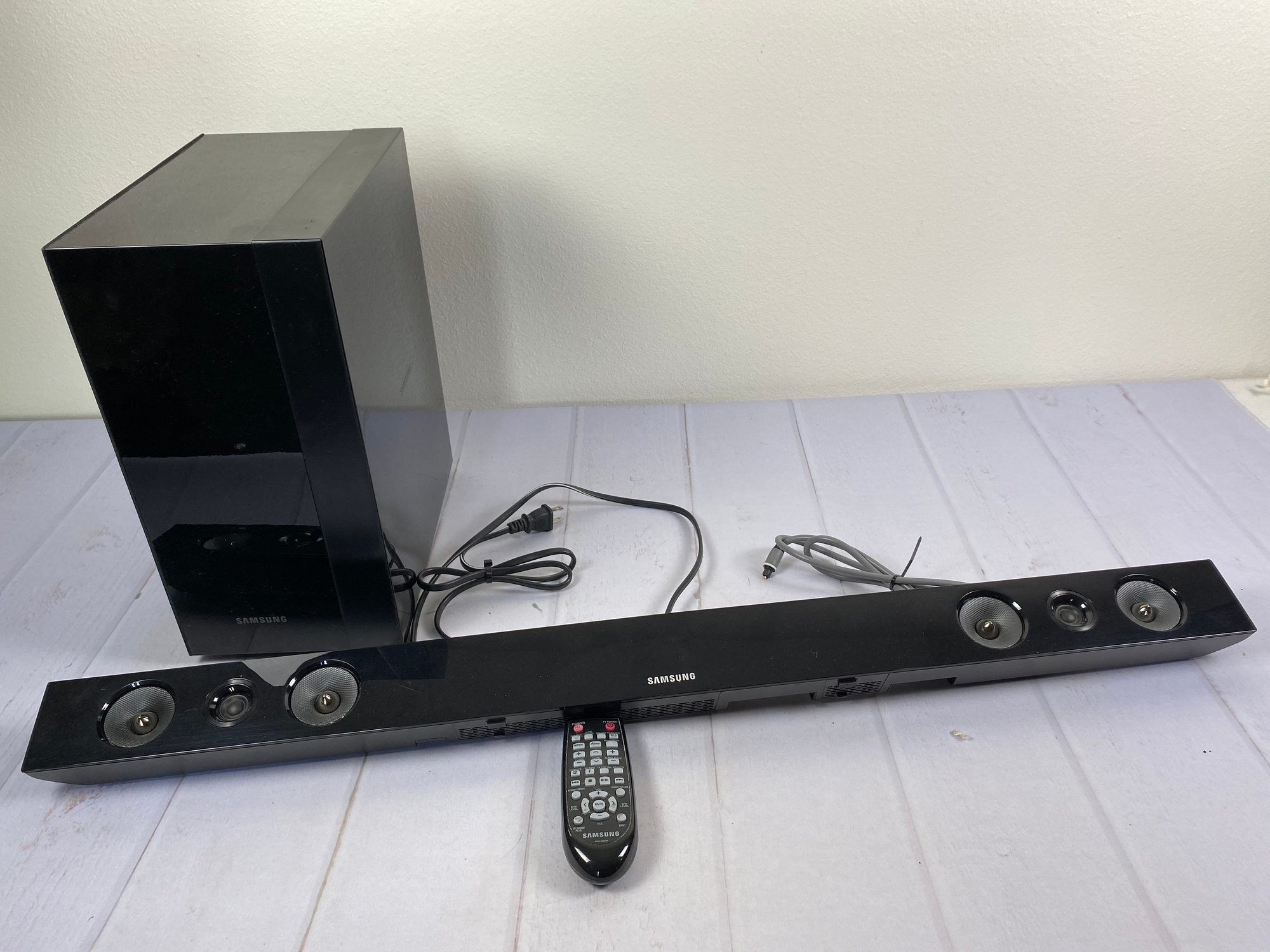Samsung Sound Bar & Sub Woofer, Model Numbers PS-WF450 & HW-F450 #5389 ...