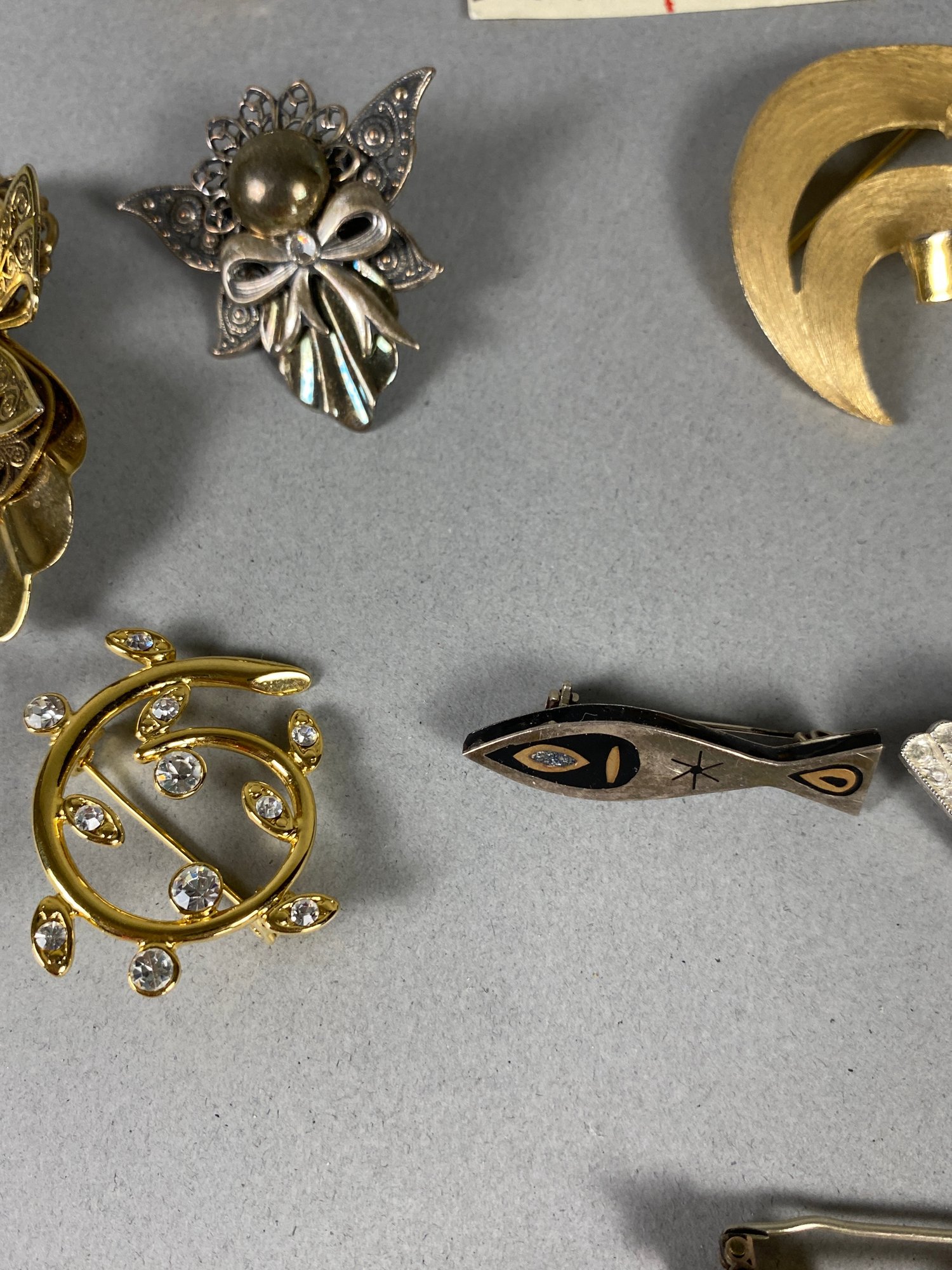 Vintage Pins Or Brooches Including Several Cora Brand Pins With ...