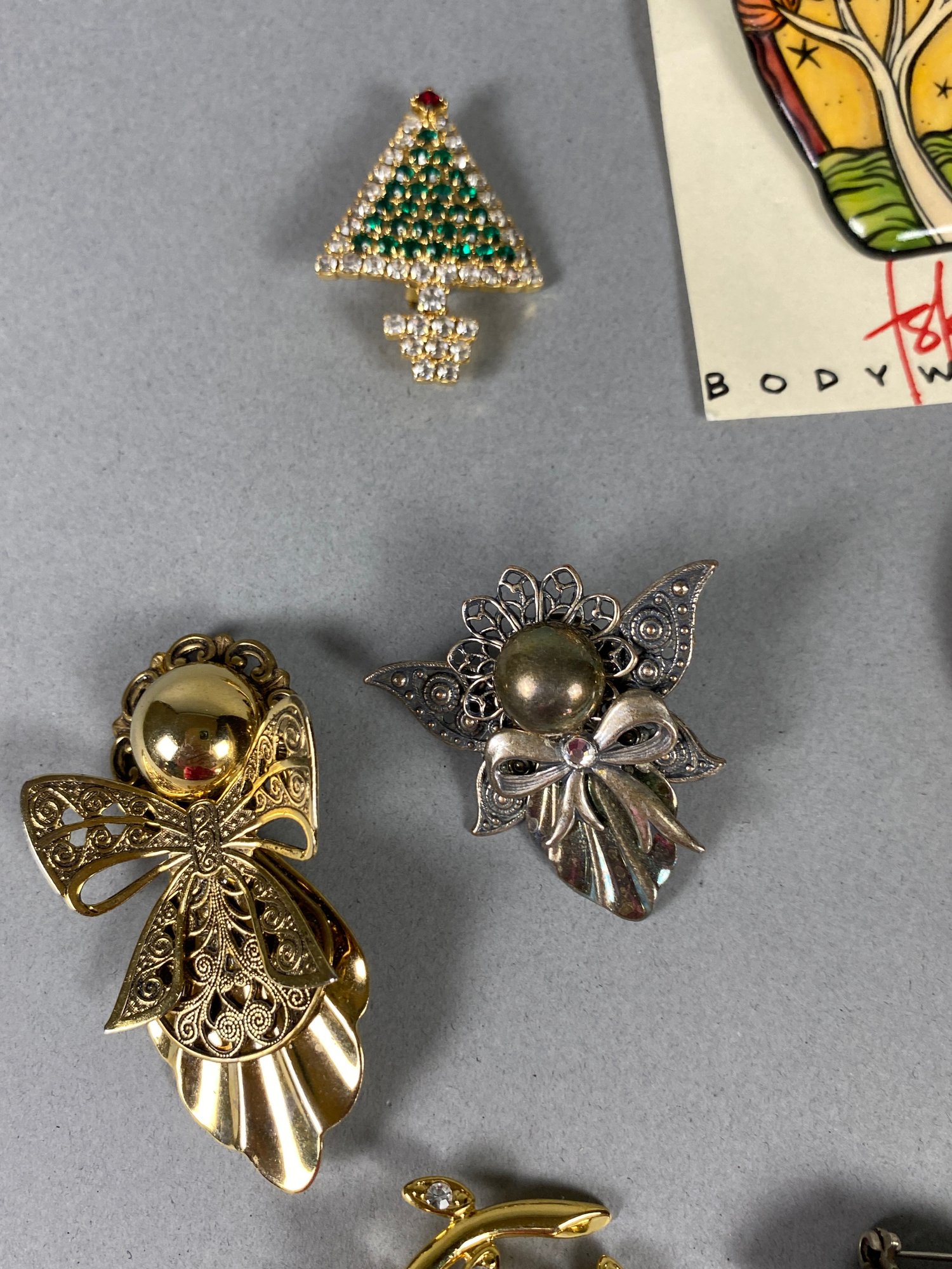 Vintage Pins Or Brooches Including Several Cora Brand Pins With ...