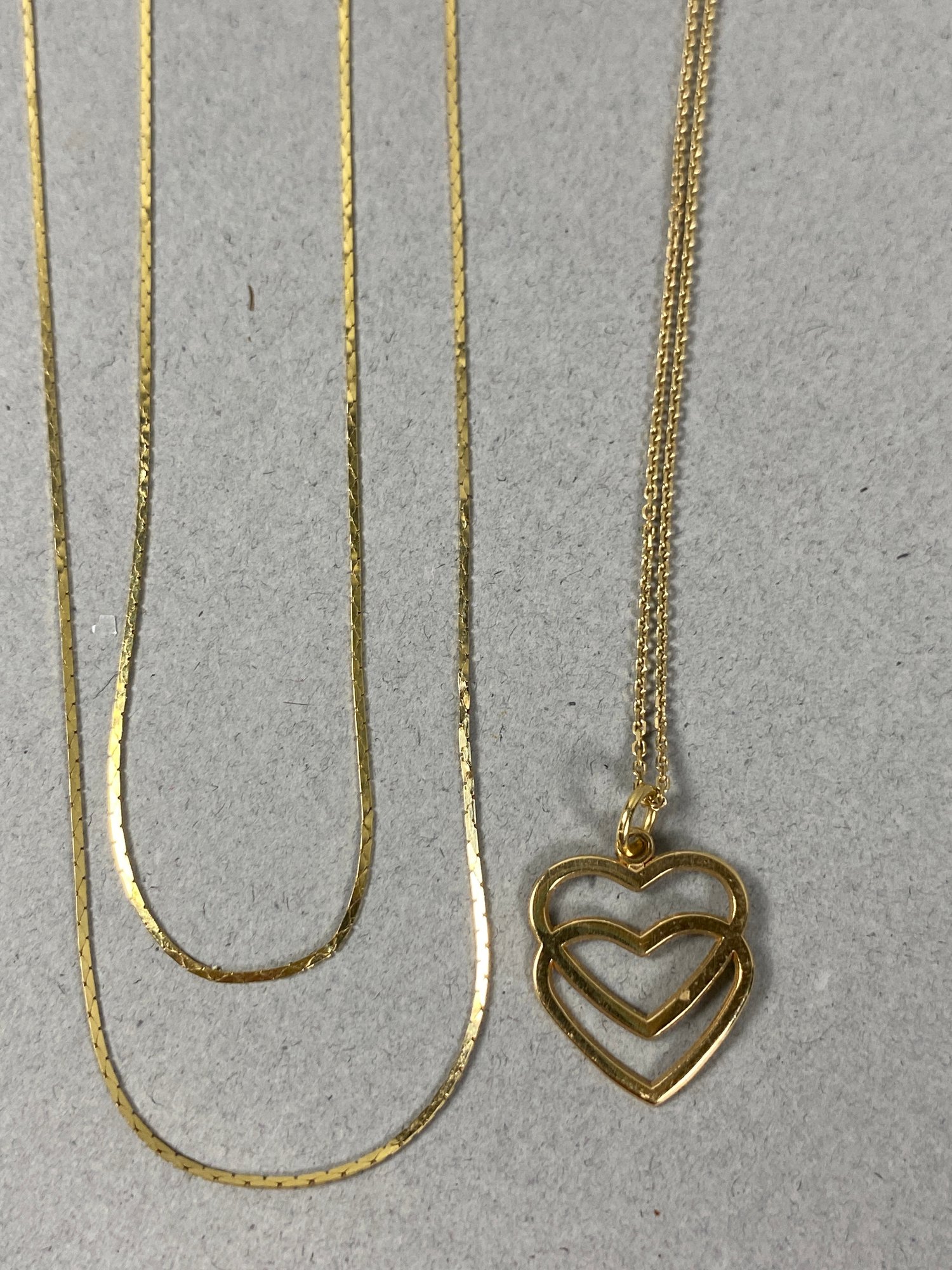 Two Delicate 14K Gold Necklaces #12555 | Auctionninja.com