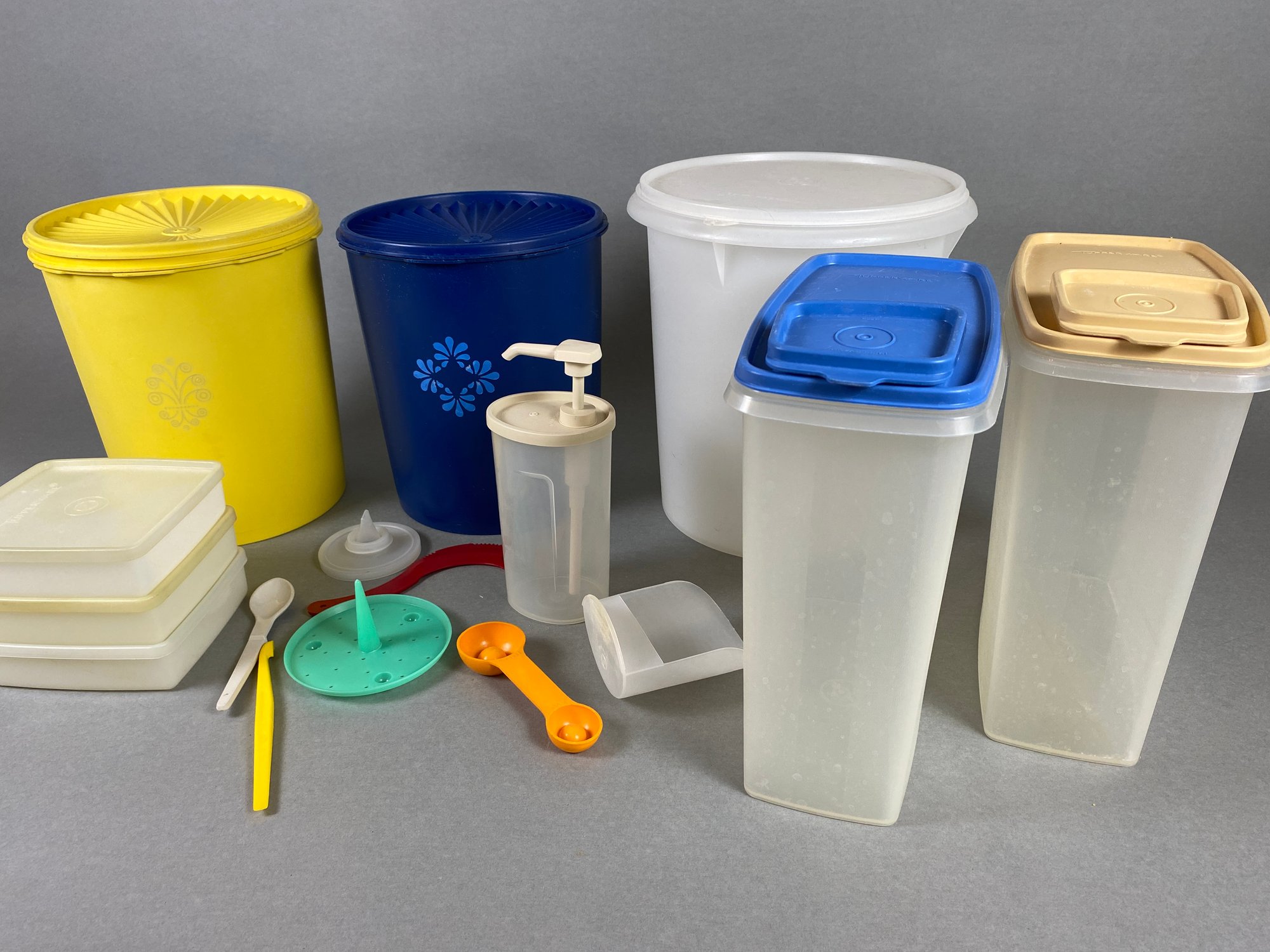 Many Pieces Of Vintage Tupperware Including Blue Canisters, Large ...