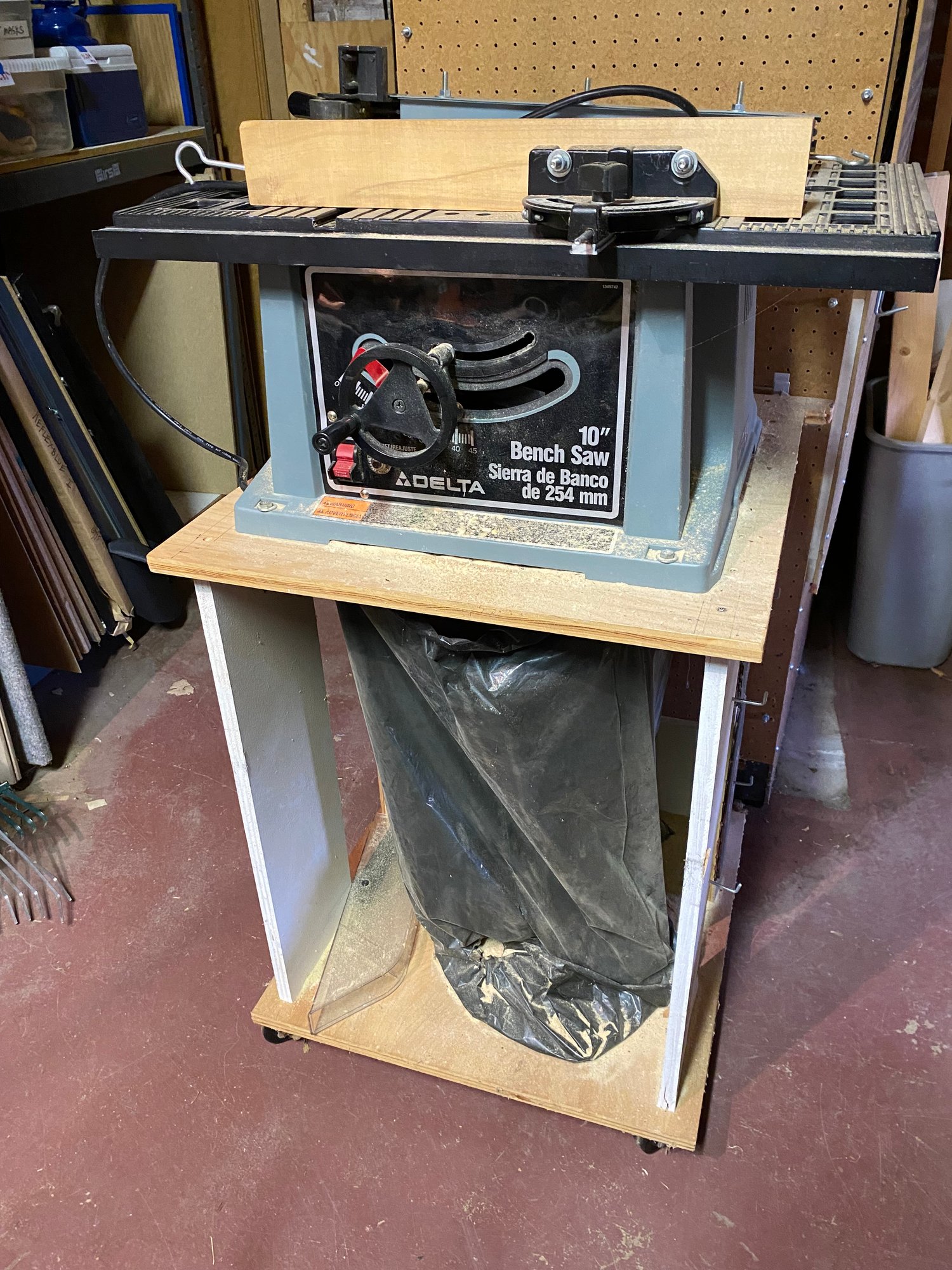 Delta 10" Bench Or Table Saw On Rolling Cart With Dust Collection #3702 ...