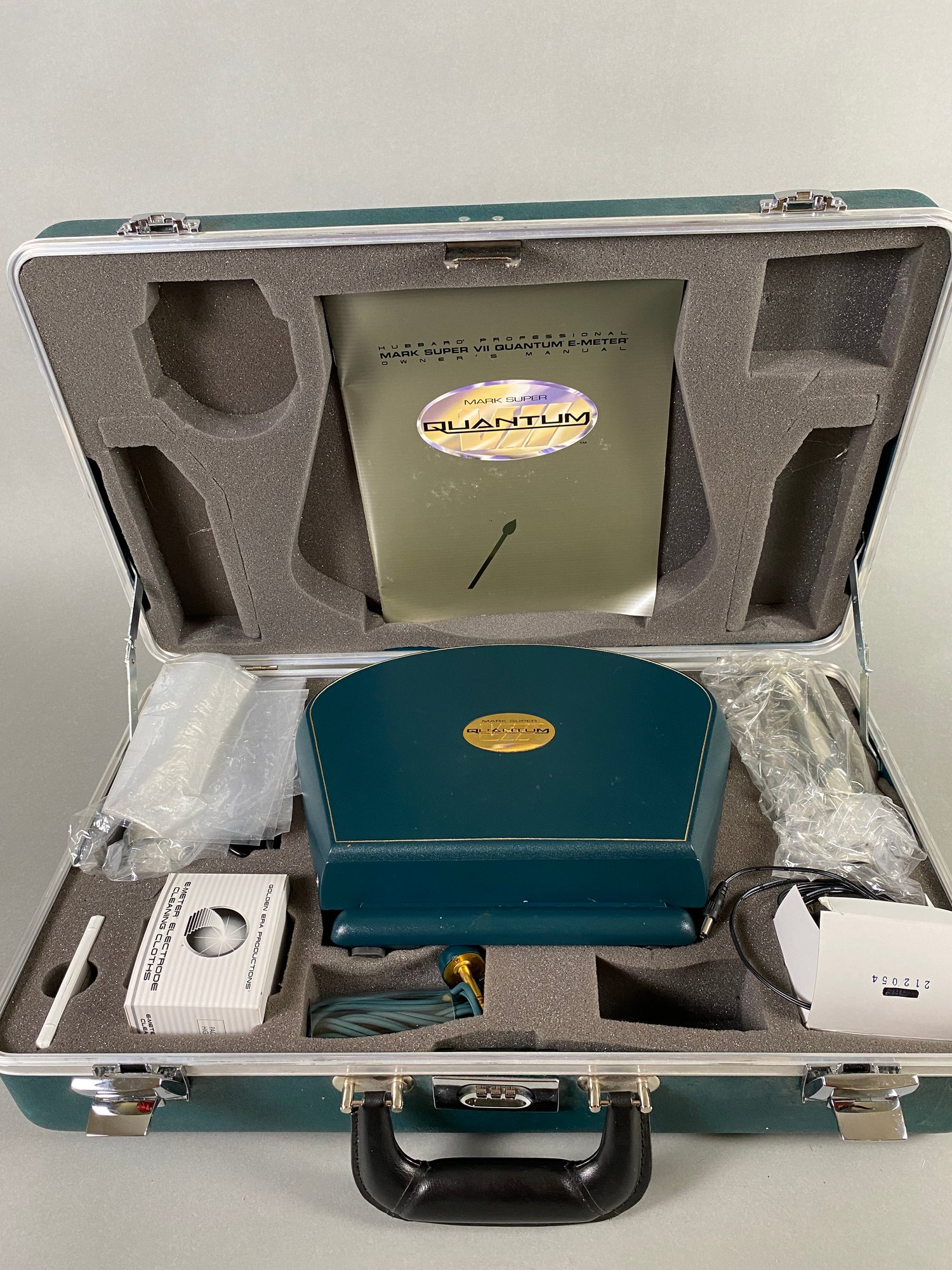 Mark Super VII Quantum E-meter In A Hard Sided Case, Scientology #8098 ...