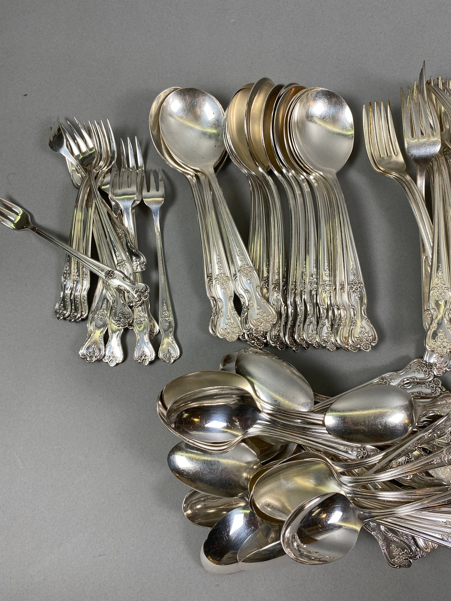 William Rogers Extra Plate Silverplate Flatware Set In The Inspiration ...