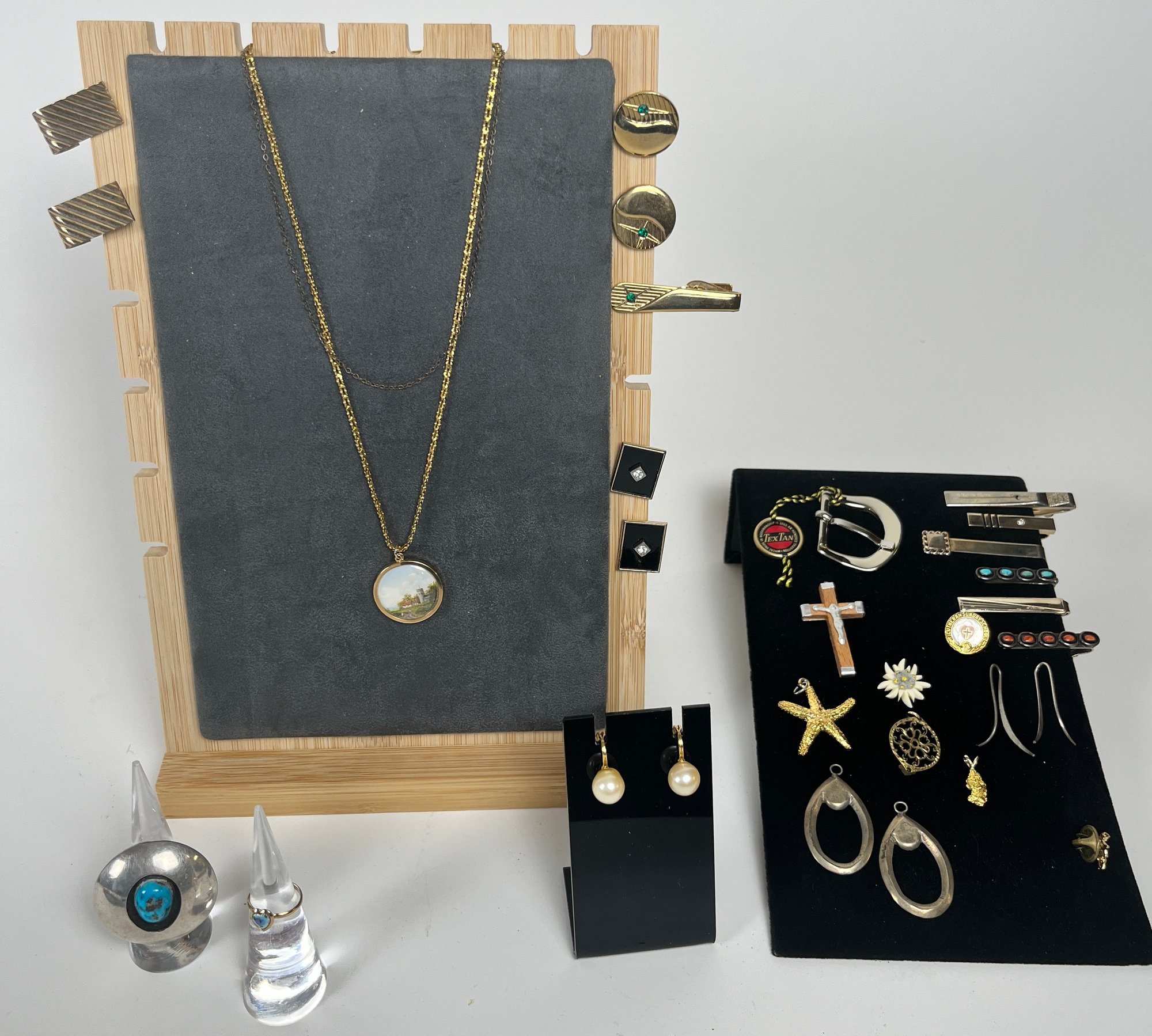 Huge Lot Of Fun Vintage Costume Jewelry Including Necklaces, Cuff Links ...