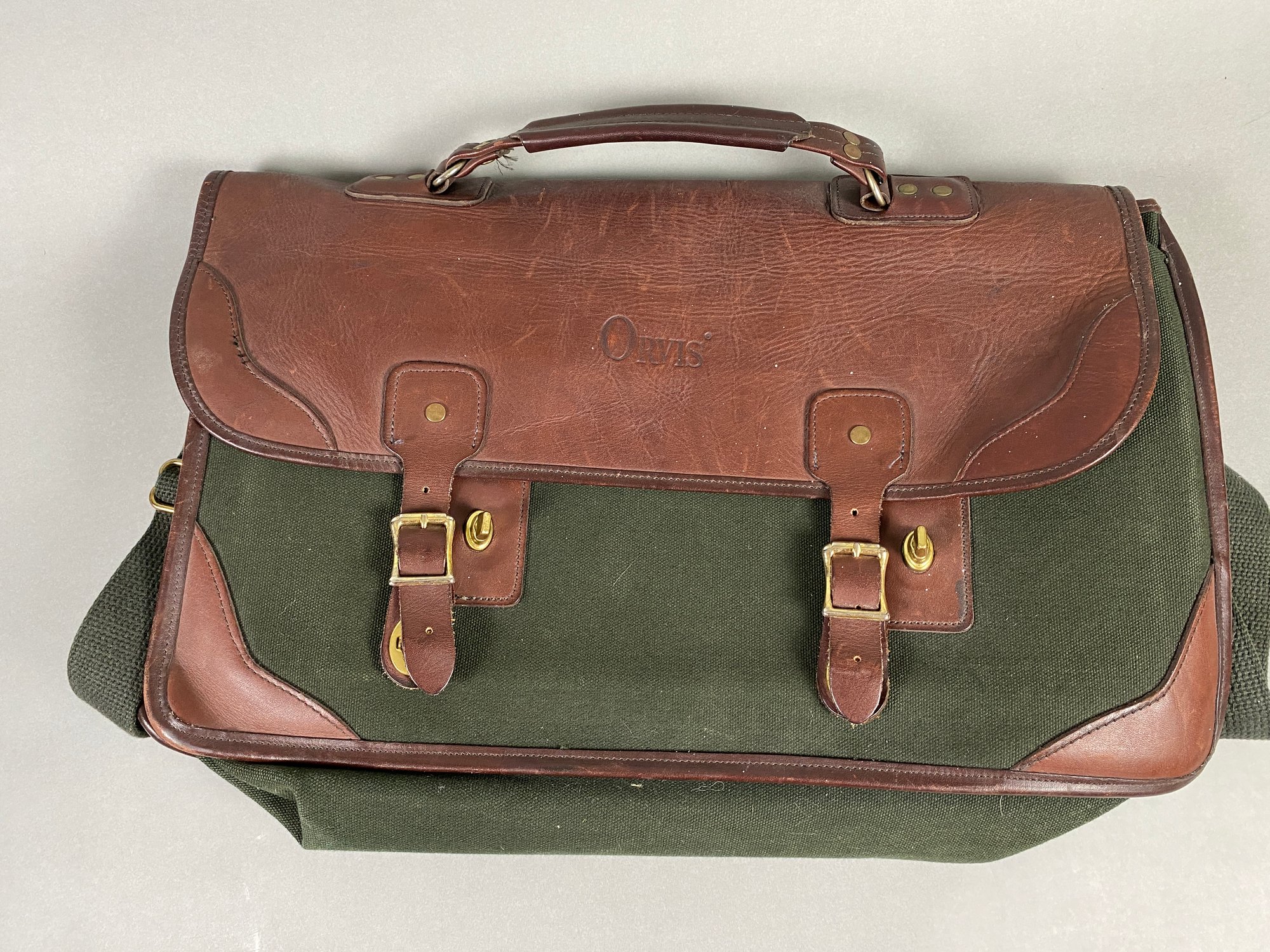 Vintage Orvis Soft Sided Briefcase #9307 | Auctionninja.com