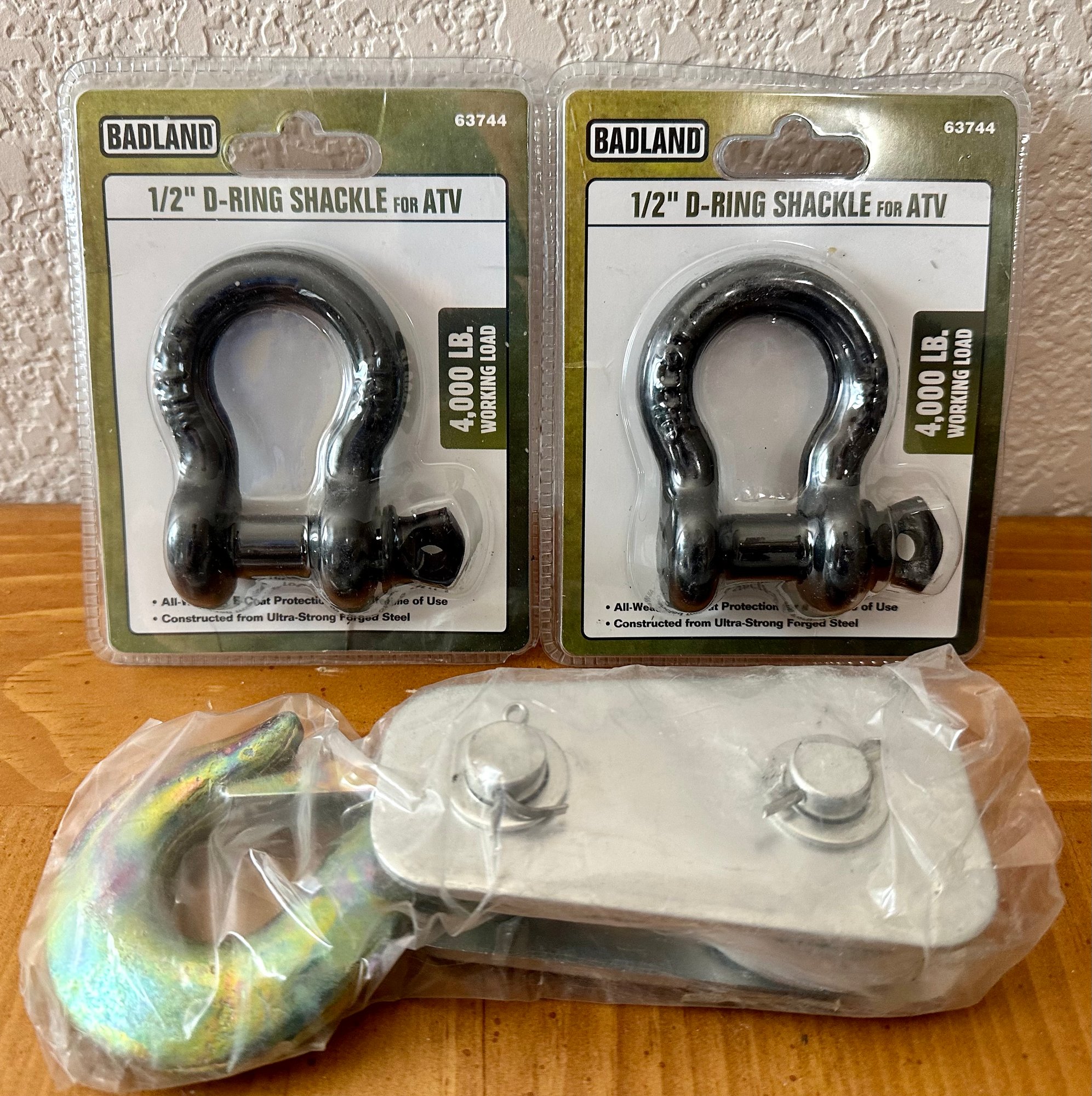 D-ring Shackles & 4 Ton Pulley Block #8878 | Auctionninja.com