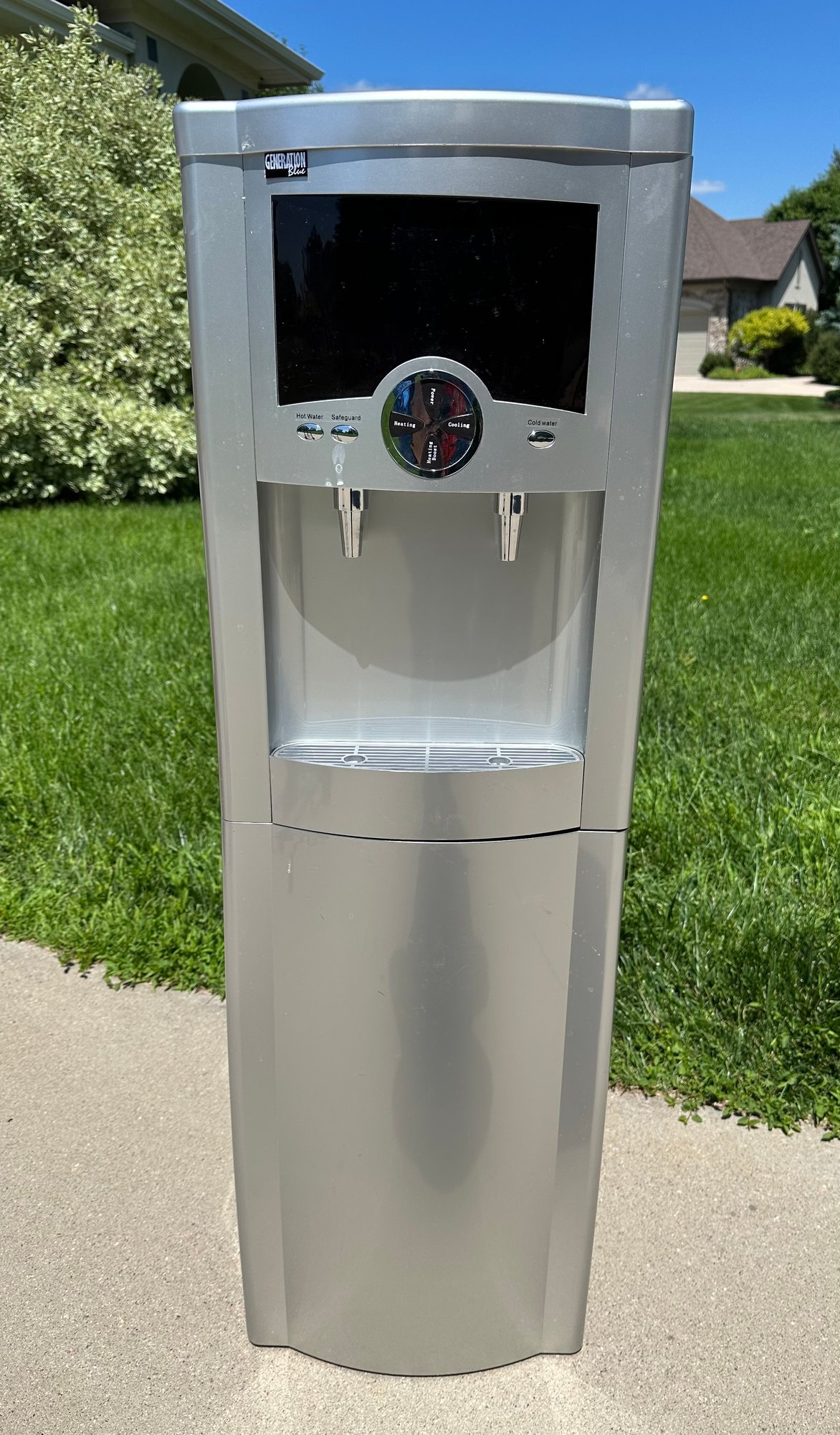 Brand New Air To Water Generator / Dispenser - Generation Blue #3282 ...