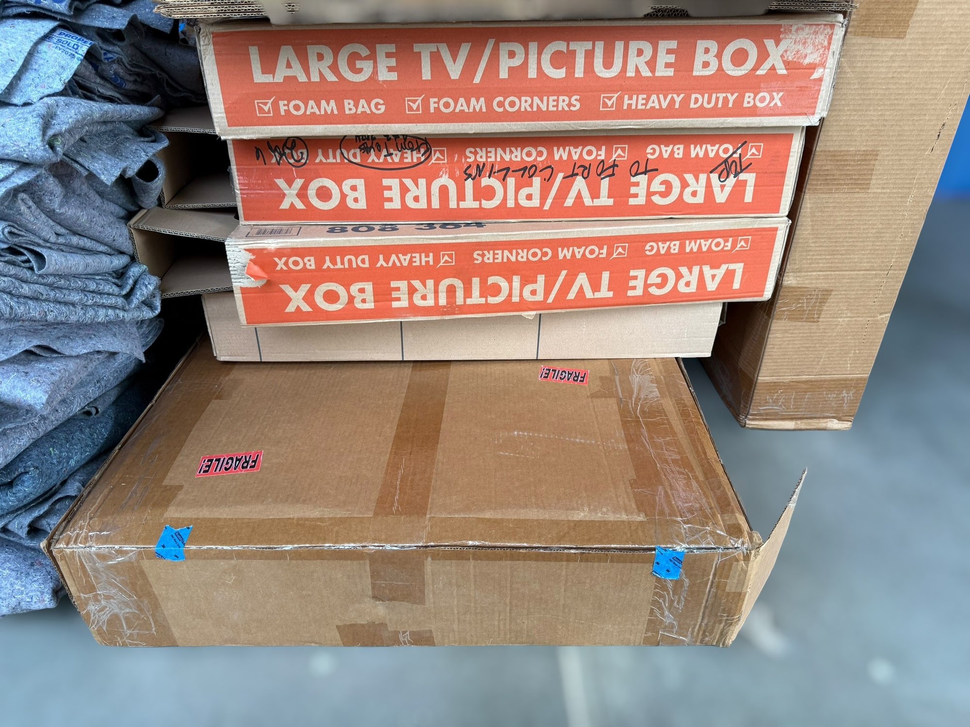 Assortment Of Heavy-Duty Large TV And Picture Moving Boxes #37514 ...