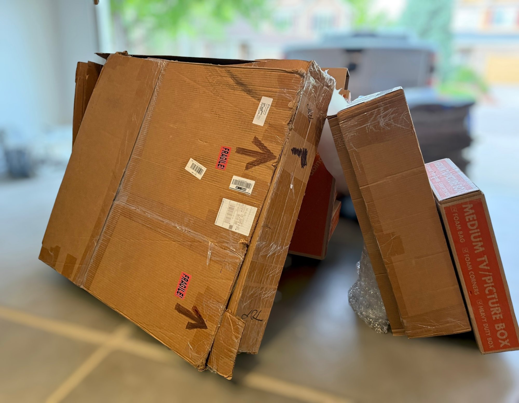 Assortment Of Heavy-Duty Large TV And Picture Moving Boxes #37514 ...