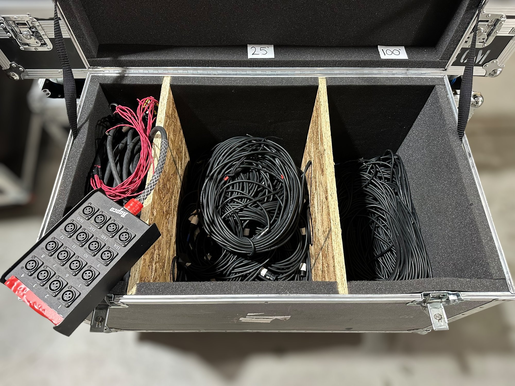 Grey Travel Road Case W/ Rapco 16 Channel Snake And Power Cords #12716 ...