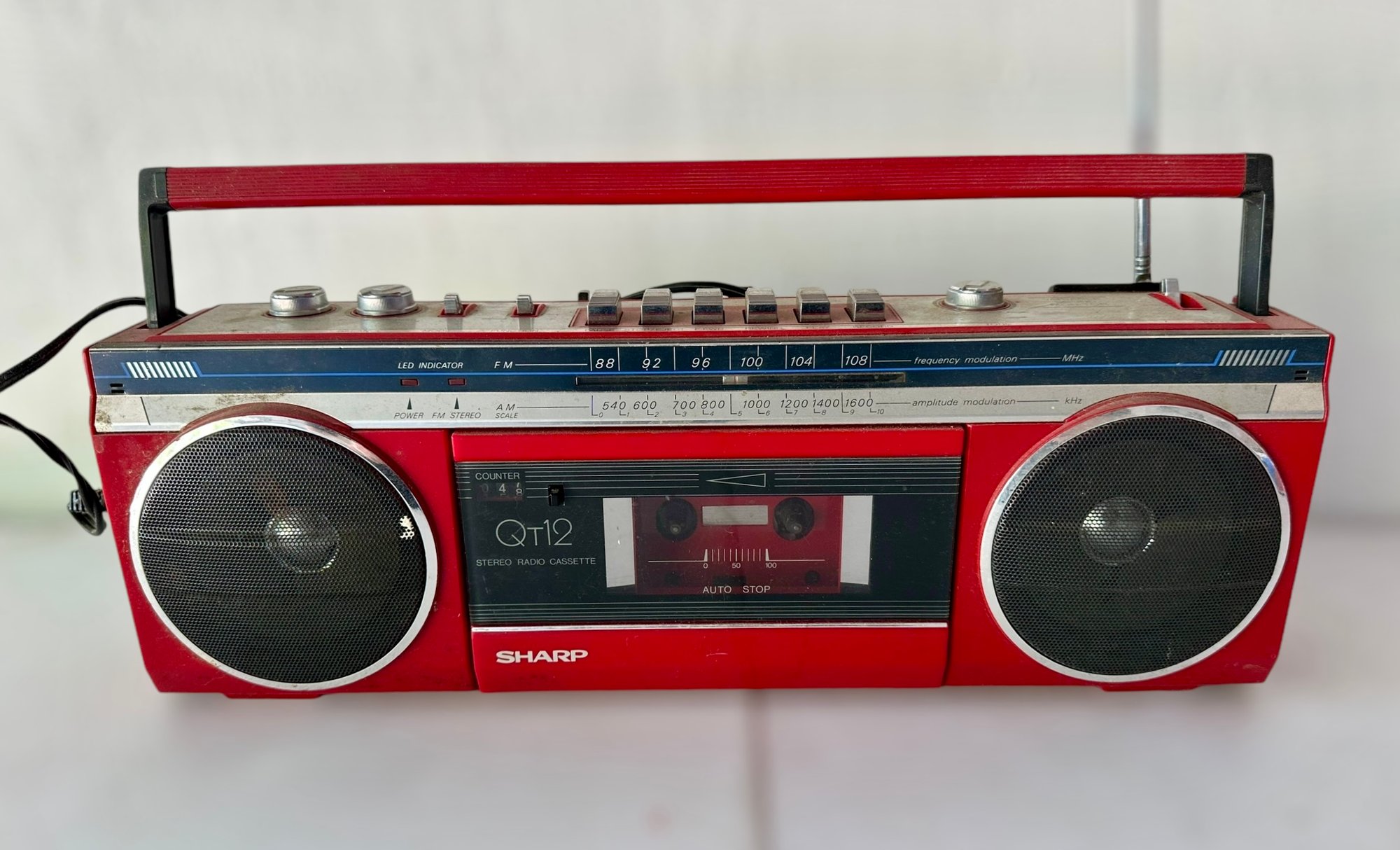 Vintage Sharp QT12 Stereo Radio And Tape Recorder #14550 | Auctionninja.com